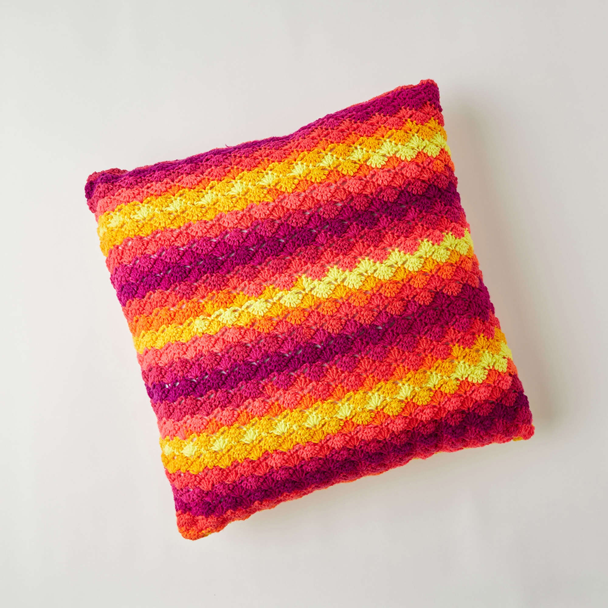 Red Heart Splendid Shells Pillow Yarnspirations Red Heart Splendid Shells Pillow Yarnspirations