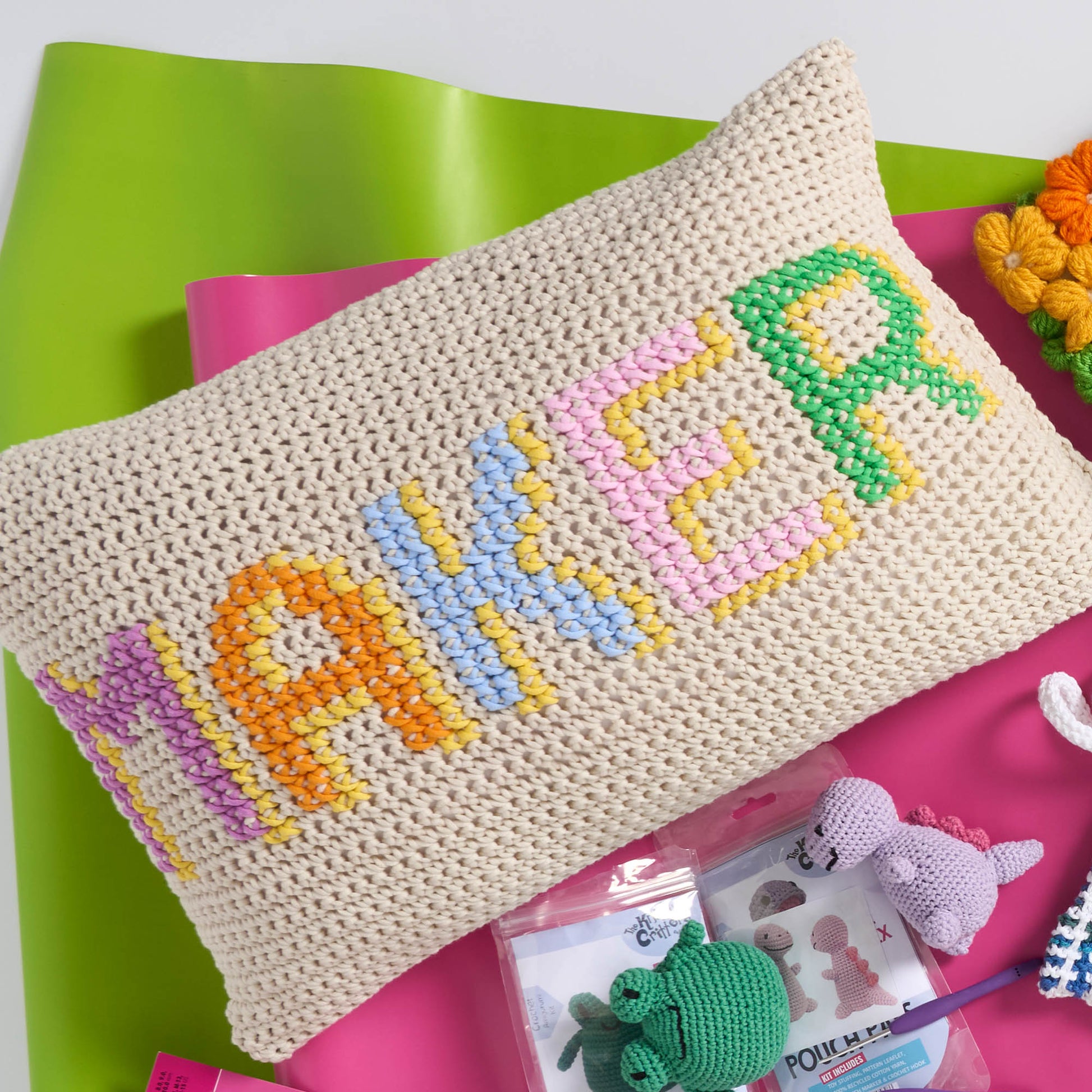 Free Easy Bernat Crochet Made For Makers Pillow Pattern | Yarnspirations