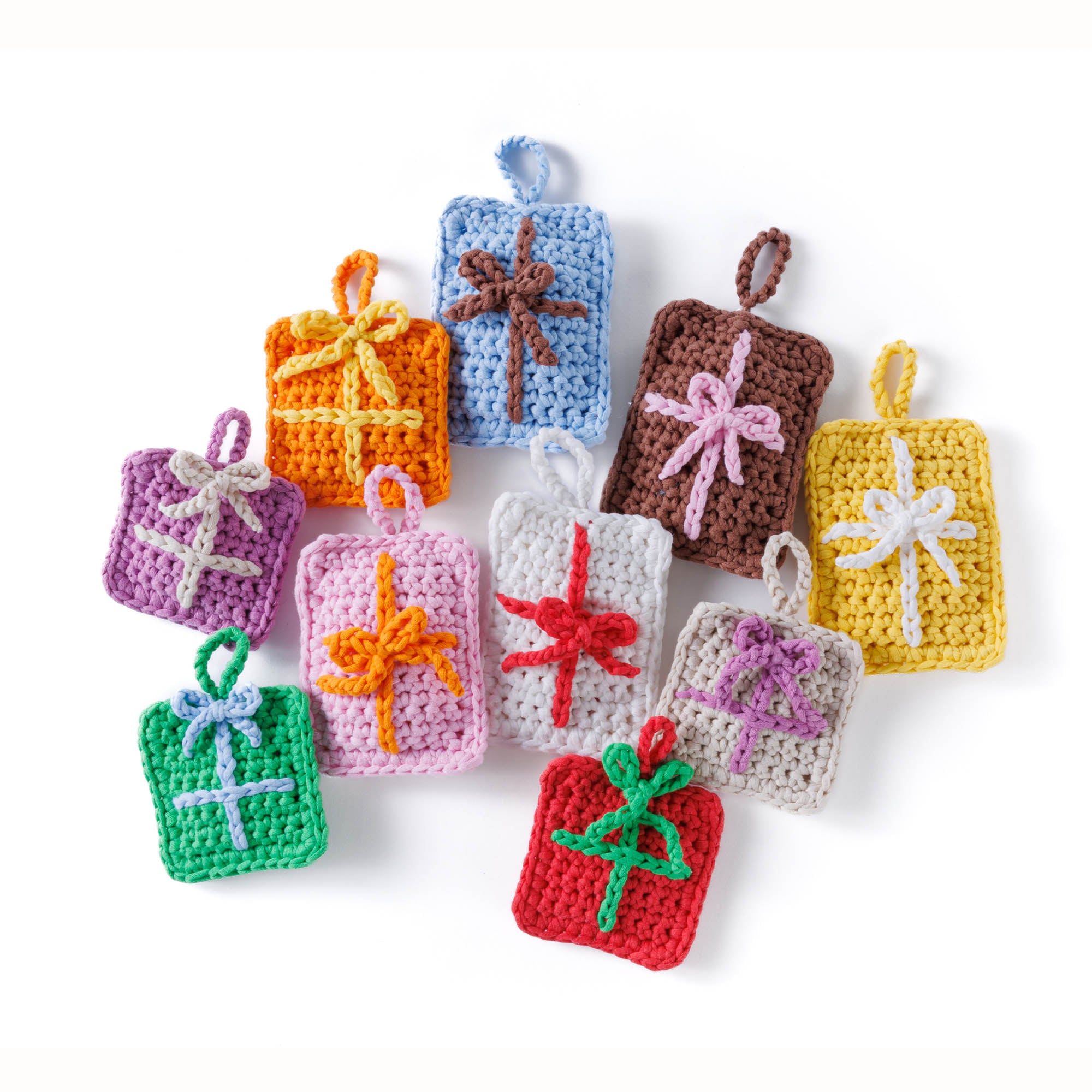 Free Easy Bernat Little Gifties Crochet Xmas Ornaments Pattern ...