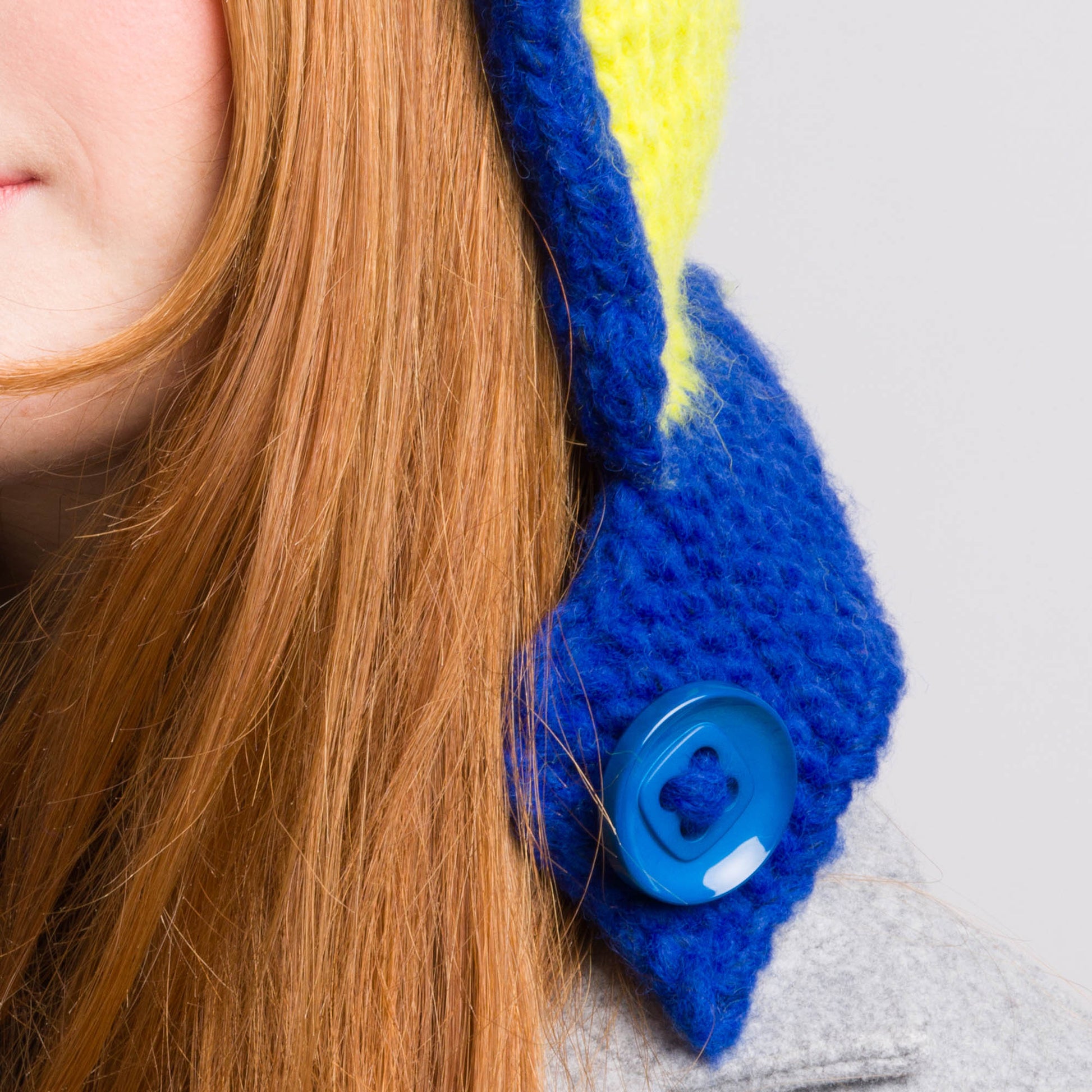 Free Beginner Bernat High Contrast Knit Hood Pattern | Yarnspirations