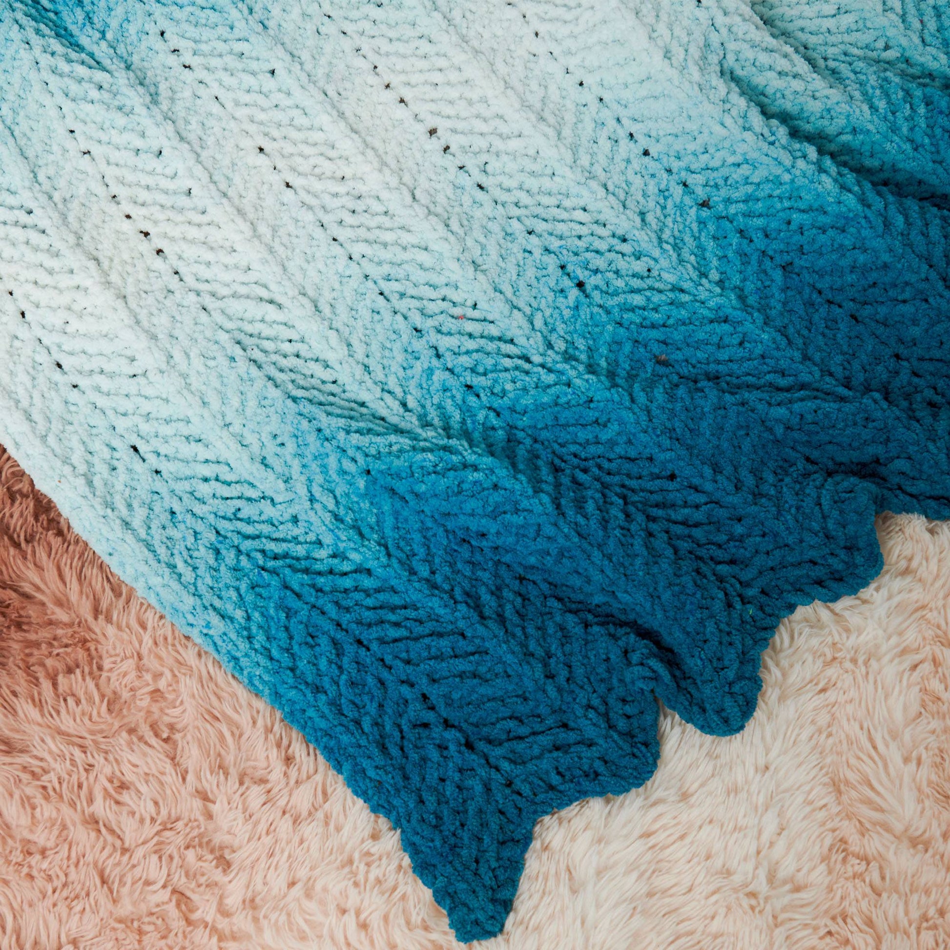 Free Easy Bernat Knit Ripple Blanket Pattern | Yarnspirations