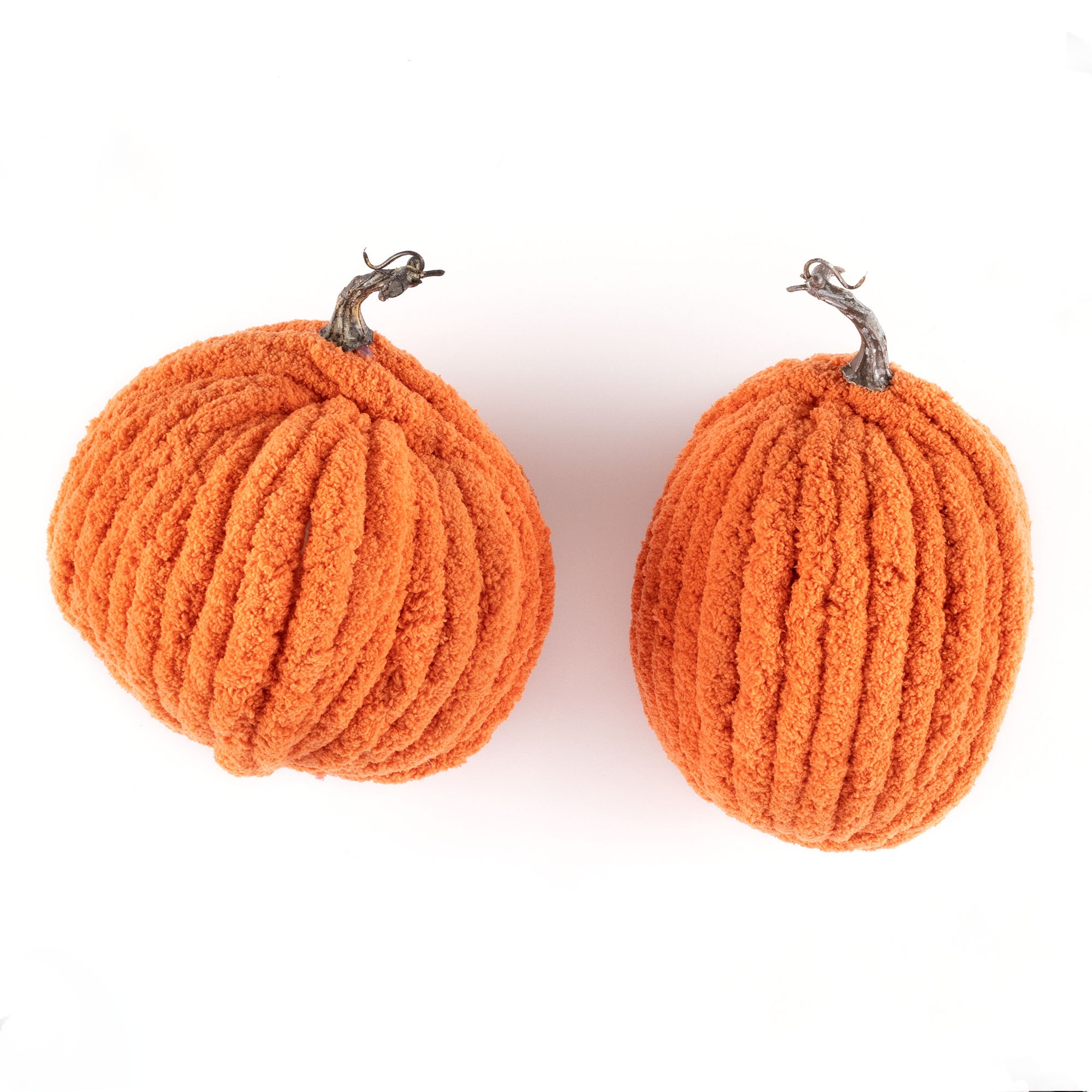 Free Beginner Bernat Rustic Autumn Pumpkins Pattern | Yarnspirations