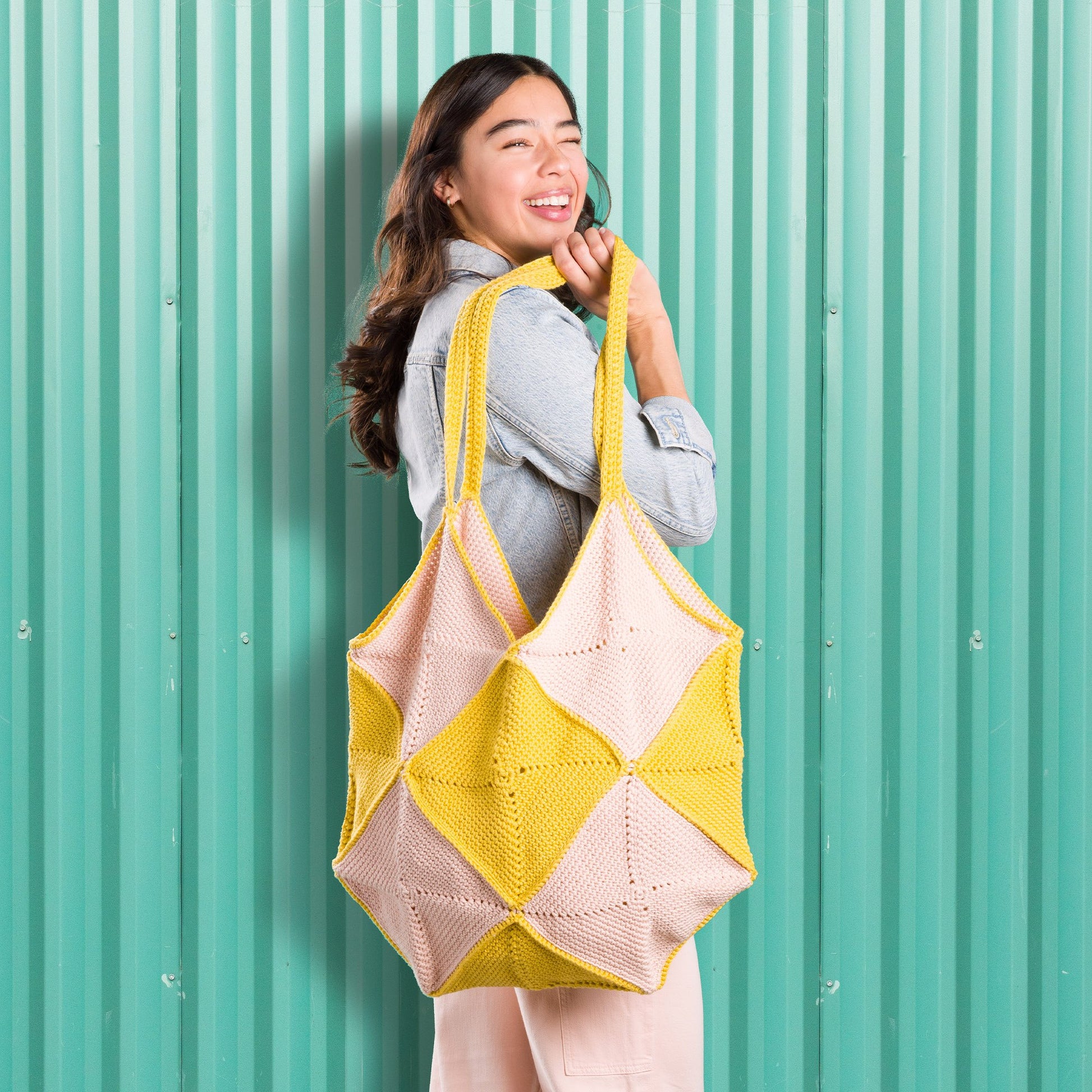 Free Easy Caron Checkered Squares Crochet Bag Pattern | Yarnspirations