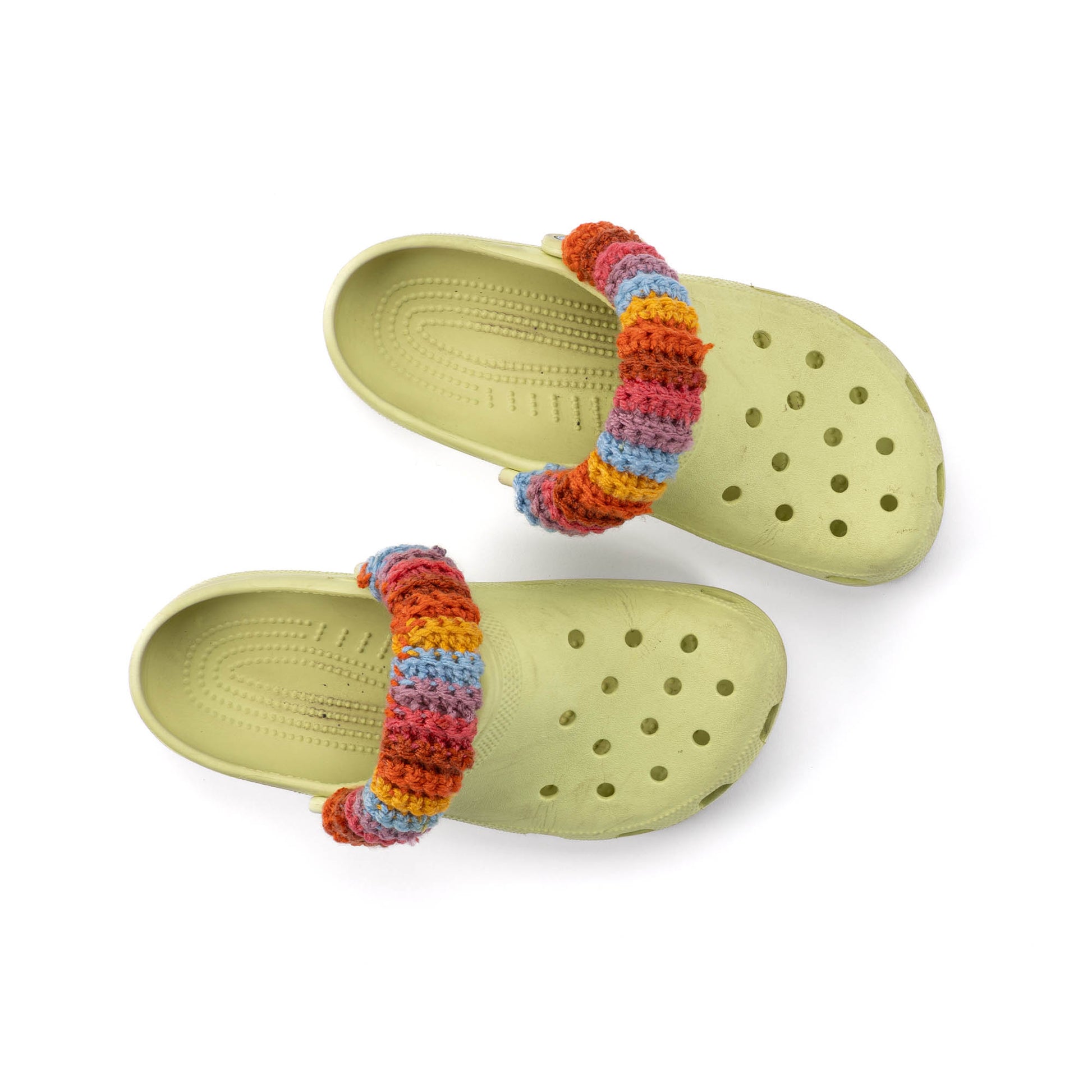 Free Easy Caron Crochet Crocs Band Cover Pattern | Yarnspirations