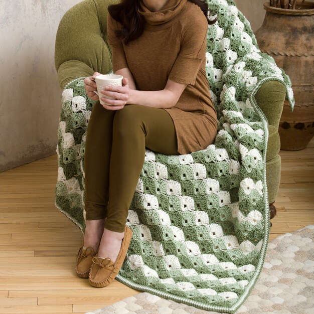 Free Red Heart Twilight Sea Shells Throw Crochet Pattern | Yarnspirations