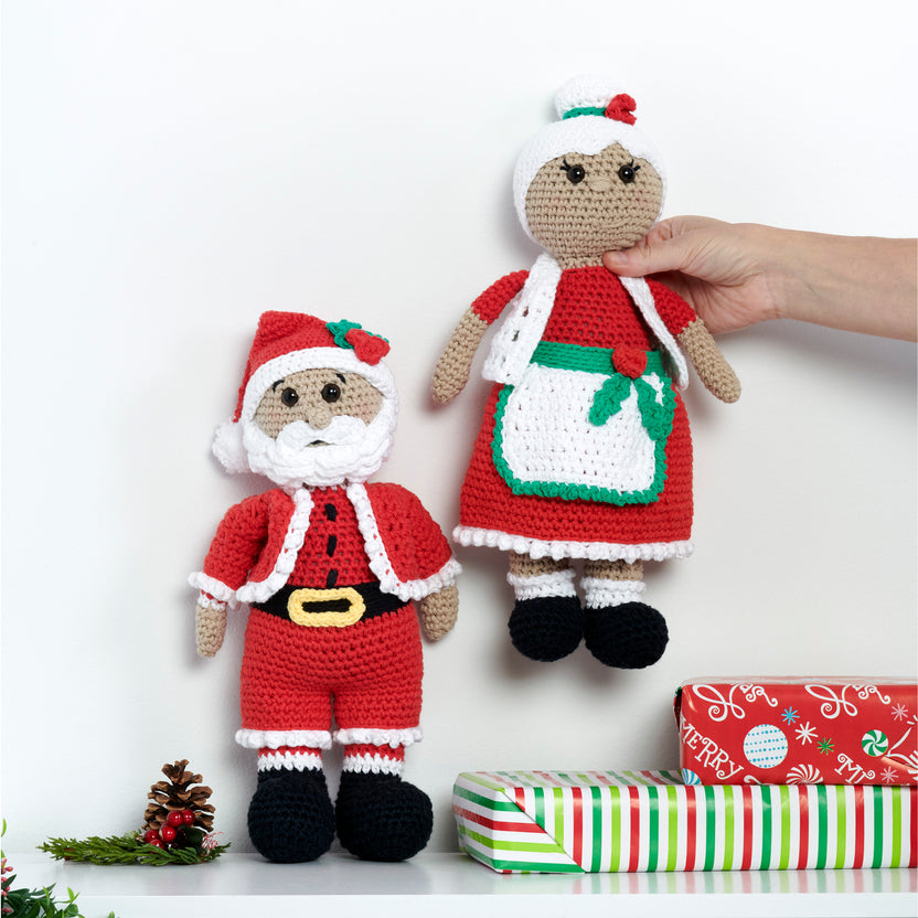 Free Easy Lily Crochet Santa & Mrs Claus Dolls Pattern | Yarnspirations