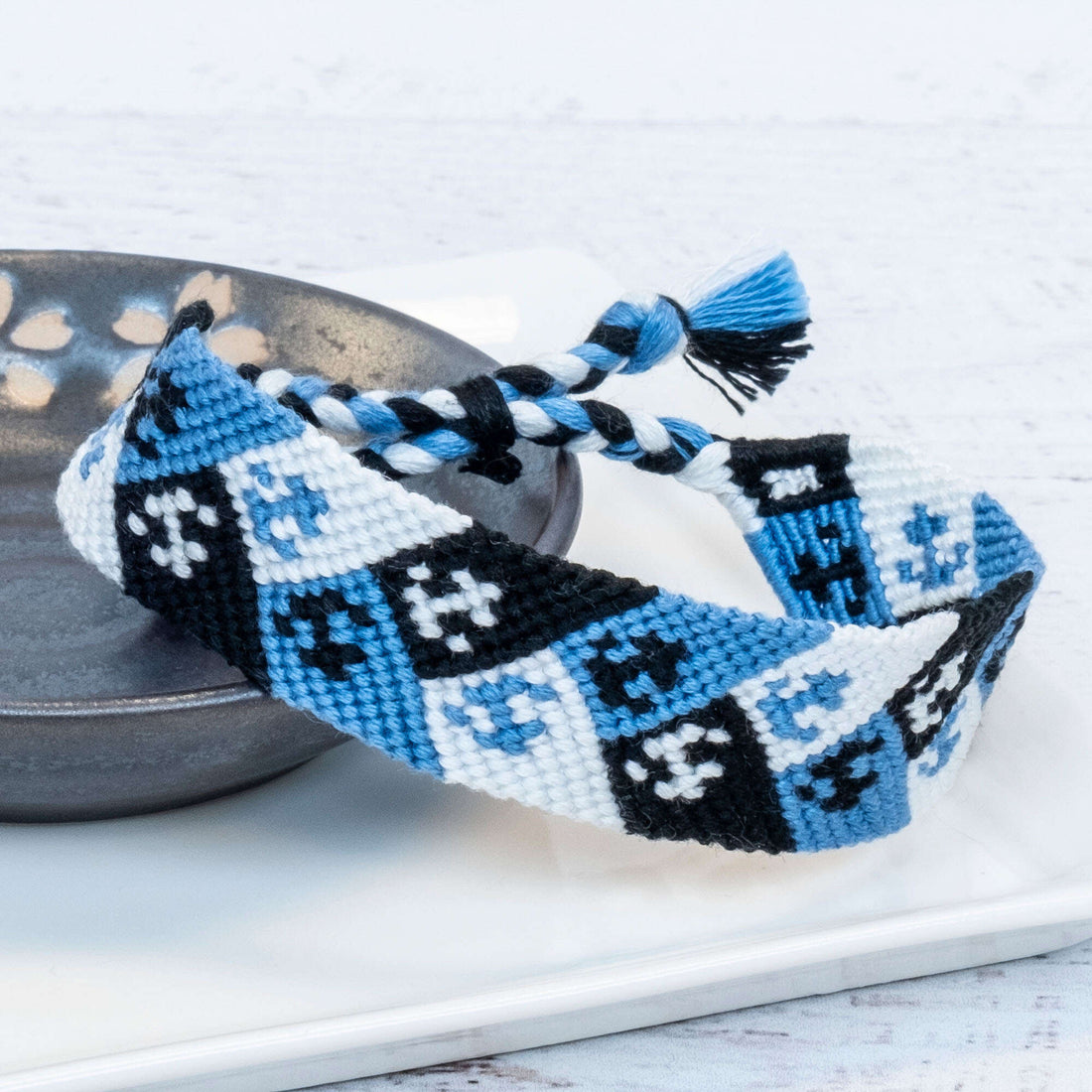 Anchor Friendship Bracelet Number 4 | Yarnspirations