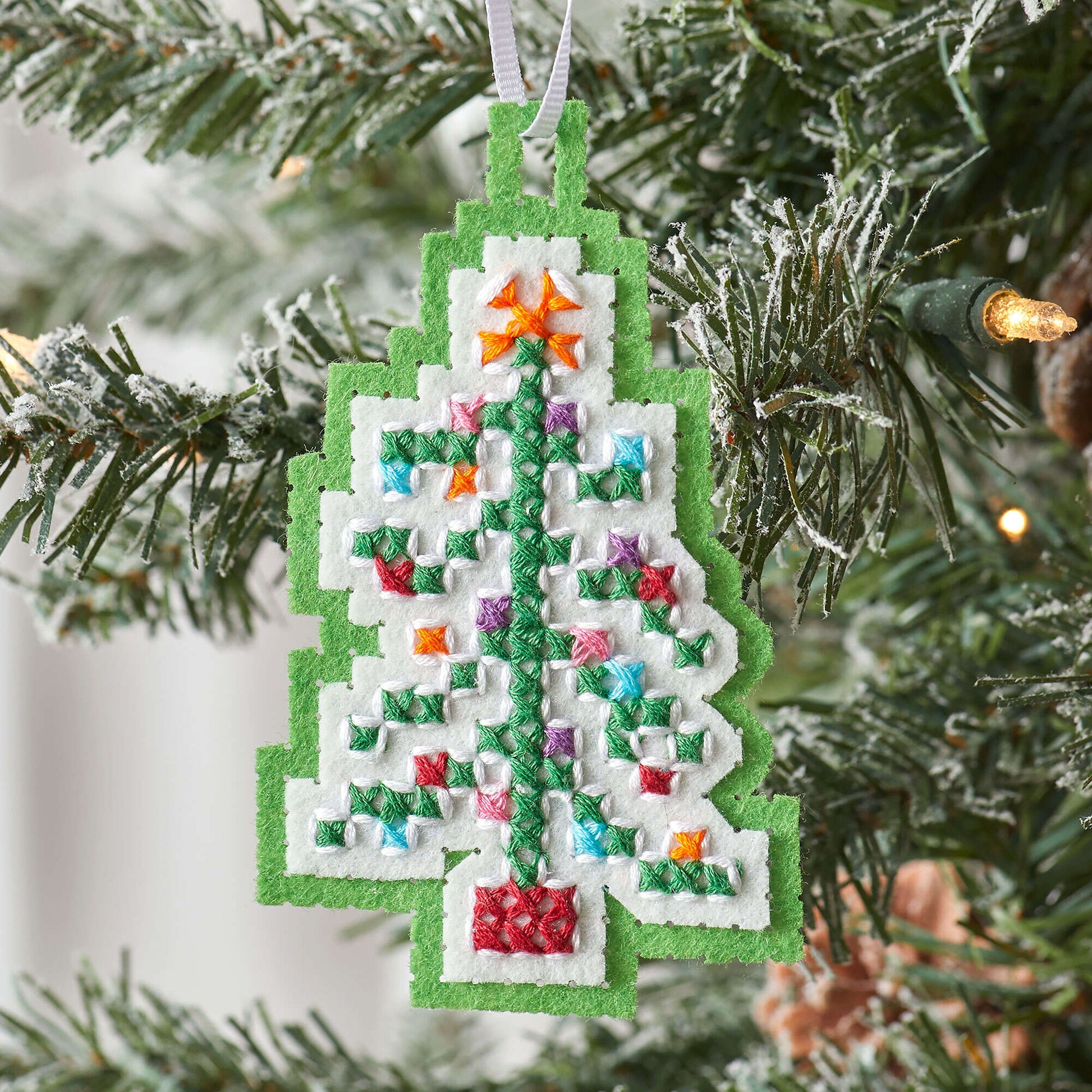 Free Easy Anchor Stitched Felt Ornaments Craft Pattern | Yarnspirations