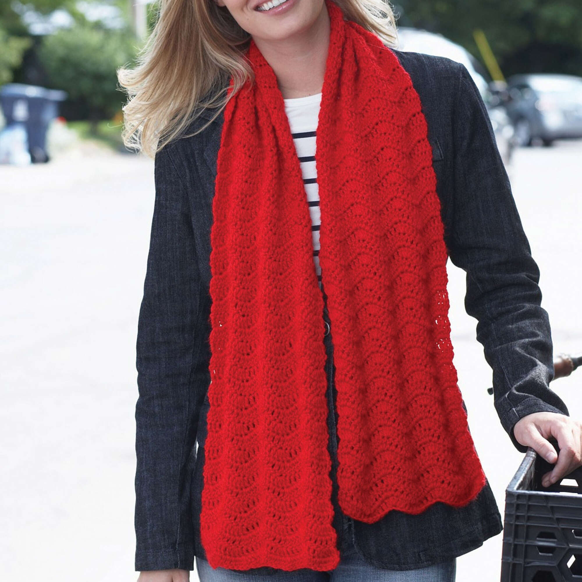 Free Easy Bernat Red Friday Scarf Crochet Pattern | Yarnspirations