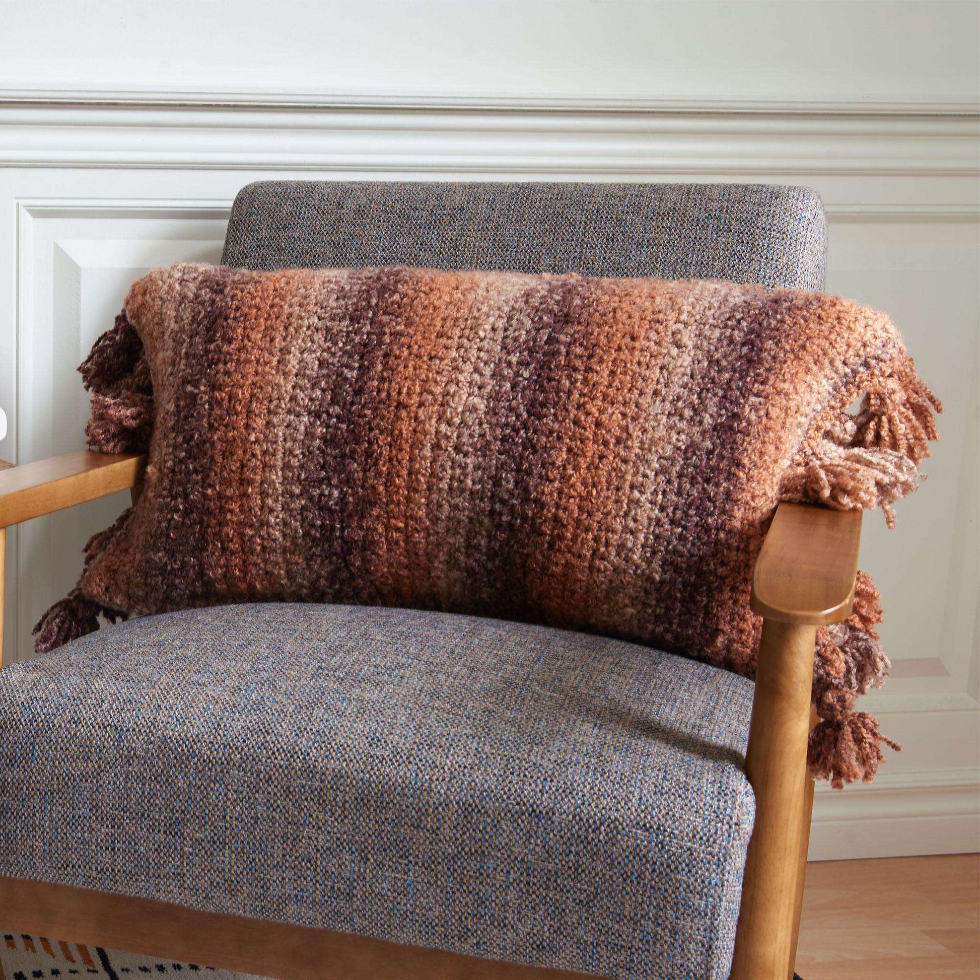 Free Beginner Bernat Boucle Texture Pillow Crochet Pattern | Yarnspirations