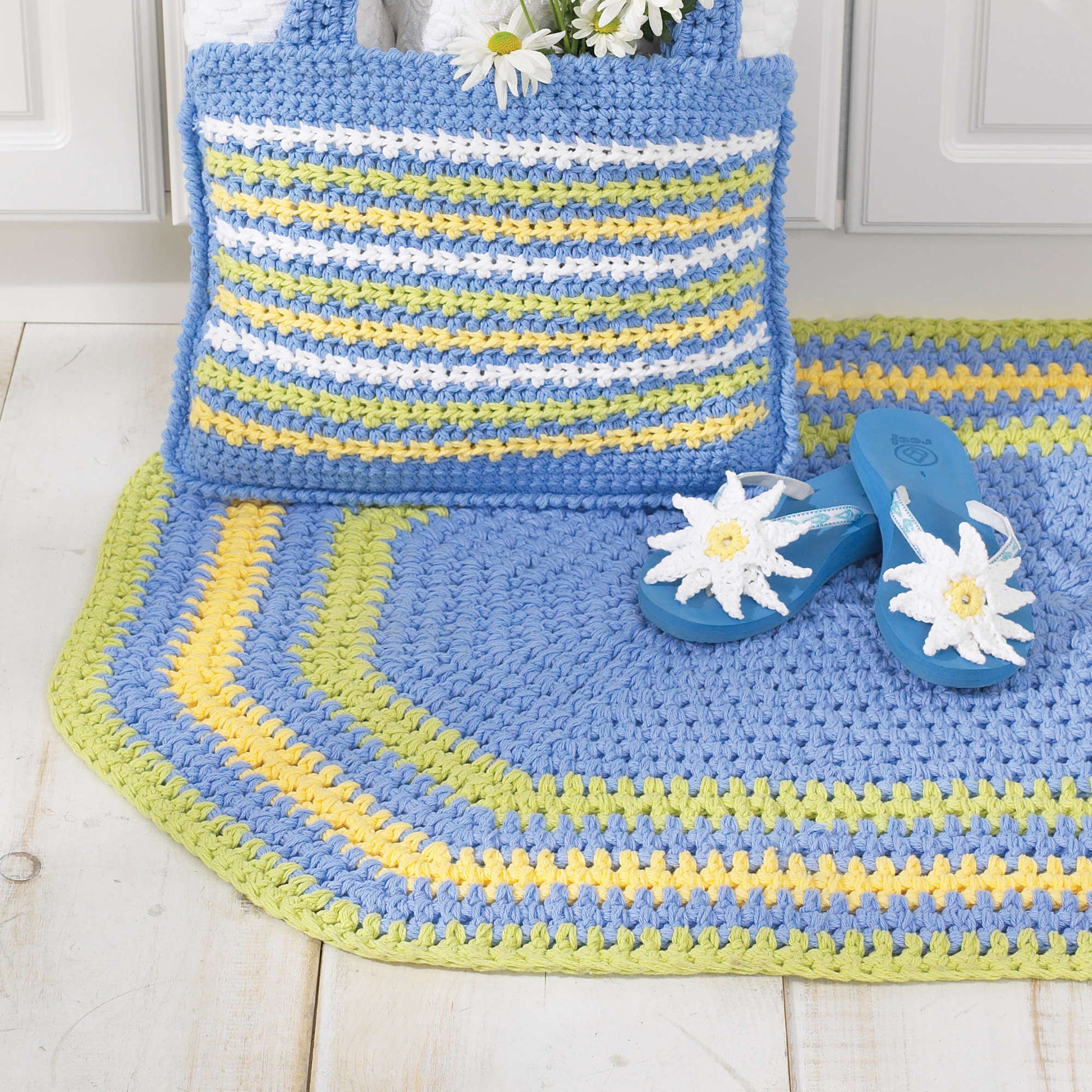 Free Easy Bernat Oval Rug Crochet Pattern | Yarnspirations
