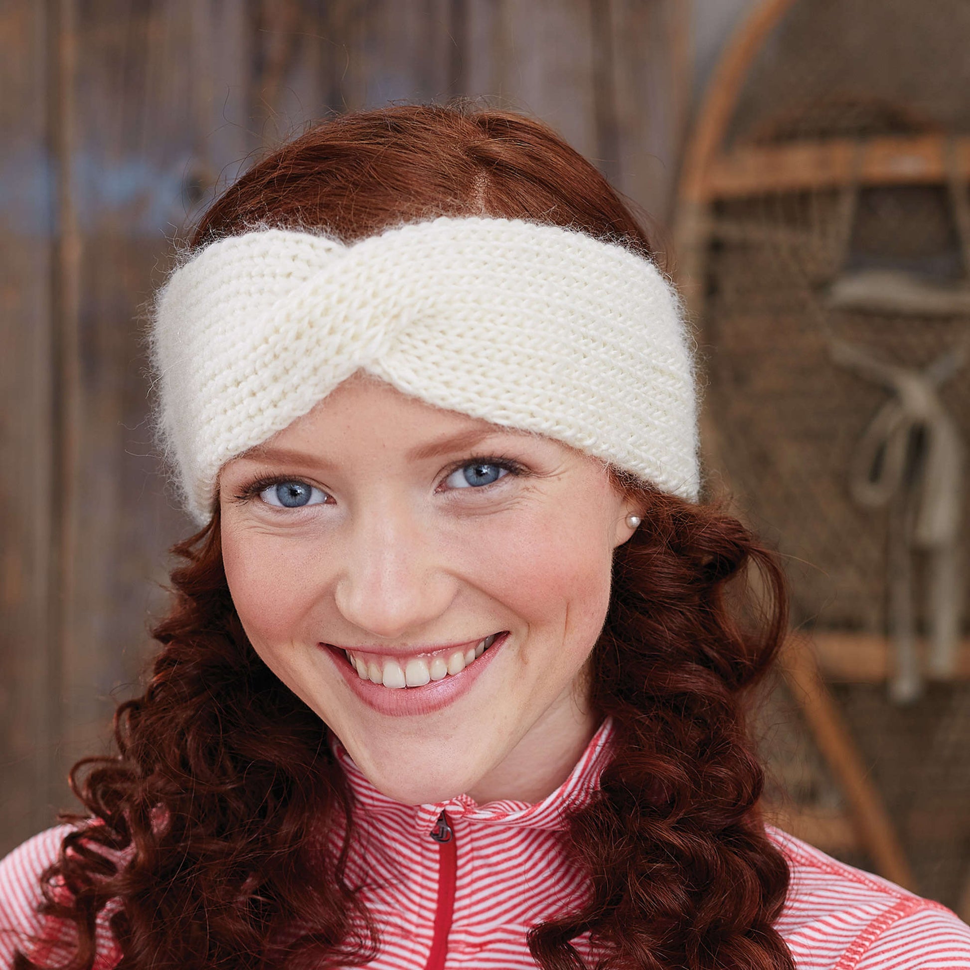 Free Easy Bernat Twisted Sister Headband Knitting Pattern | Yarnspirations