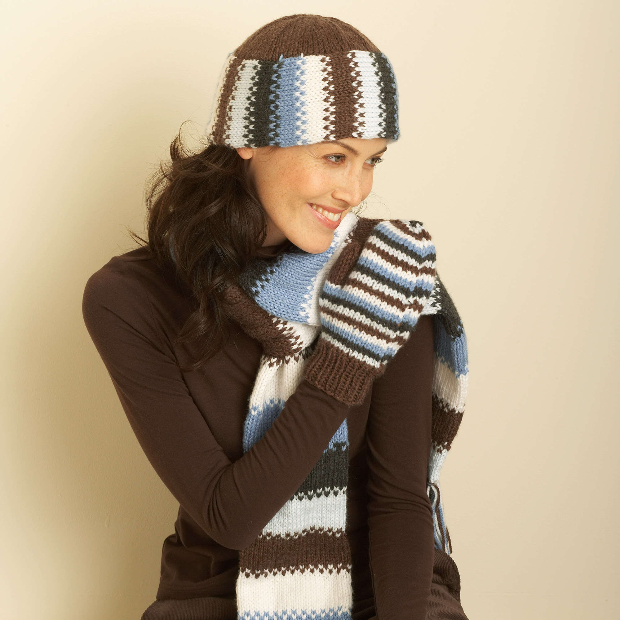 Free Easy Bernat Hat, Scarf & Mittens Knitting Pattern | Yarnspirations