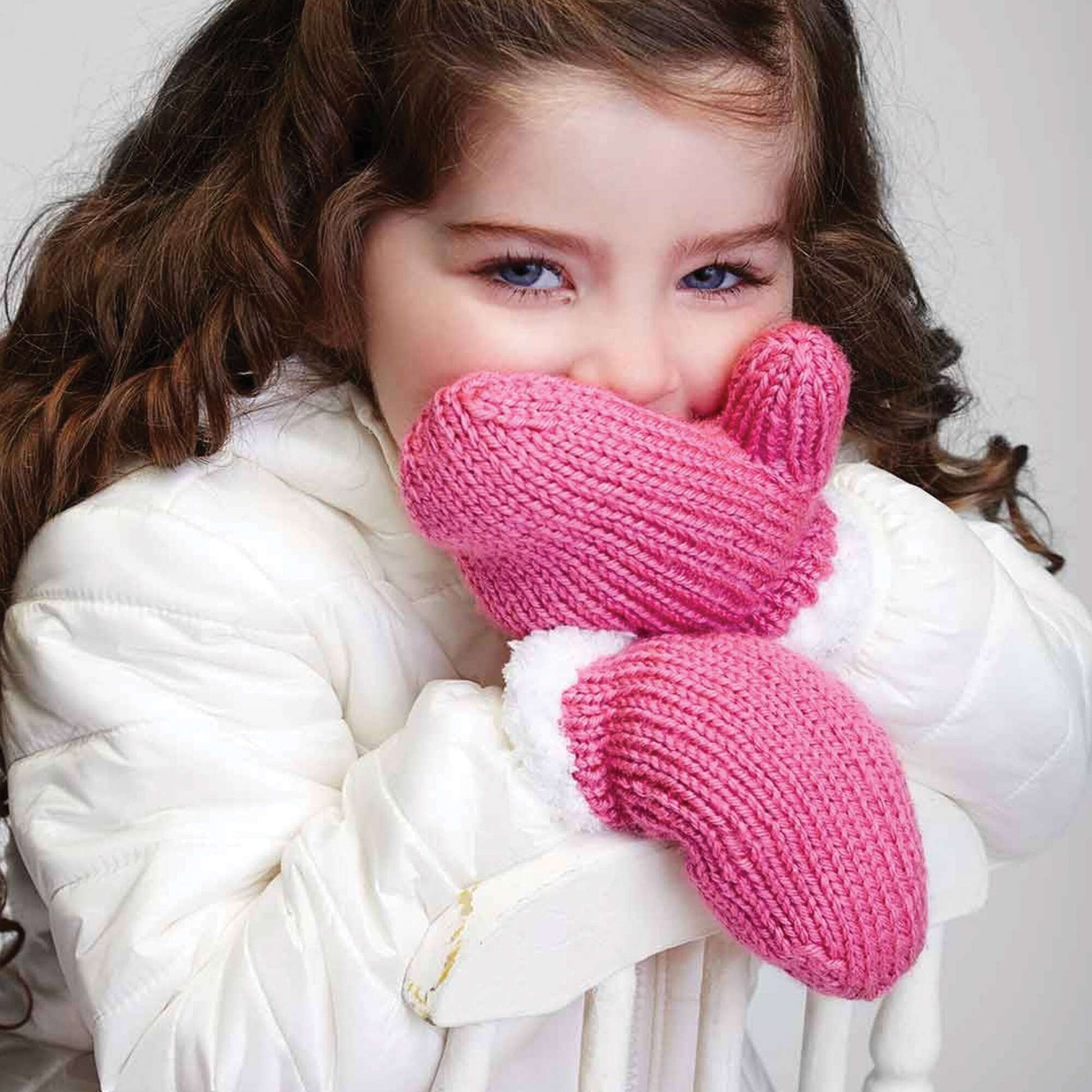 Free Bernat Let It Snow Mittens Knitting Pattern | Yarnspirations