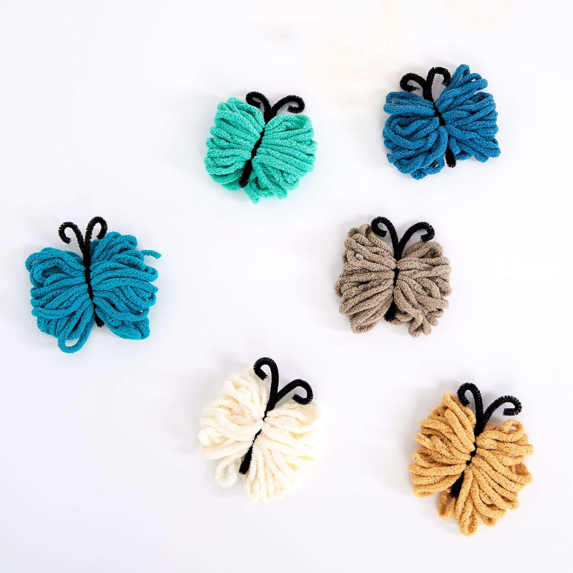 Free Beginner Bernat Blanket Butterfly Clips Craft Pattern | Yarnspirations