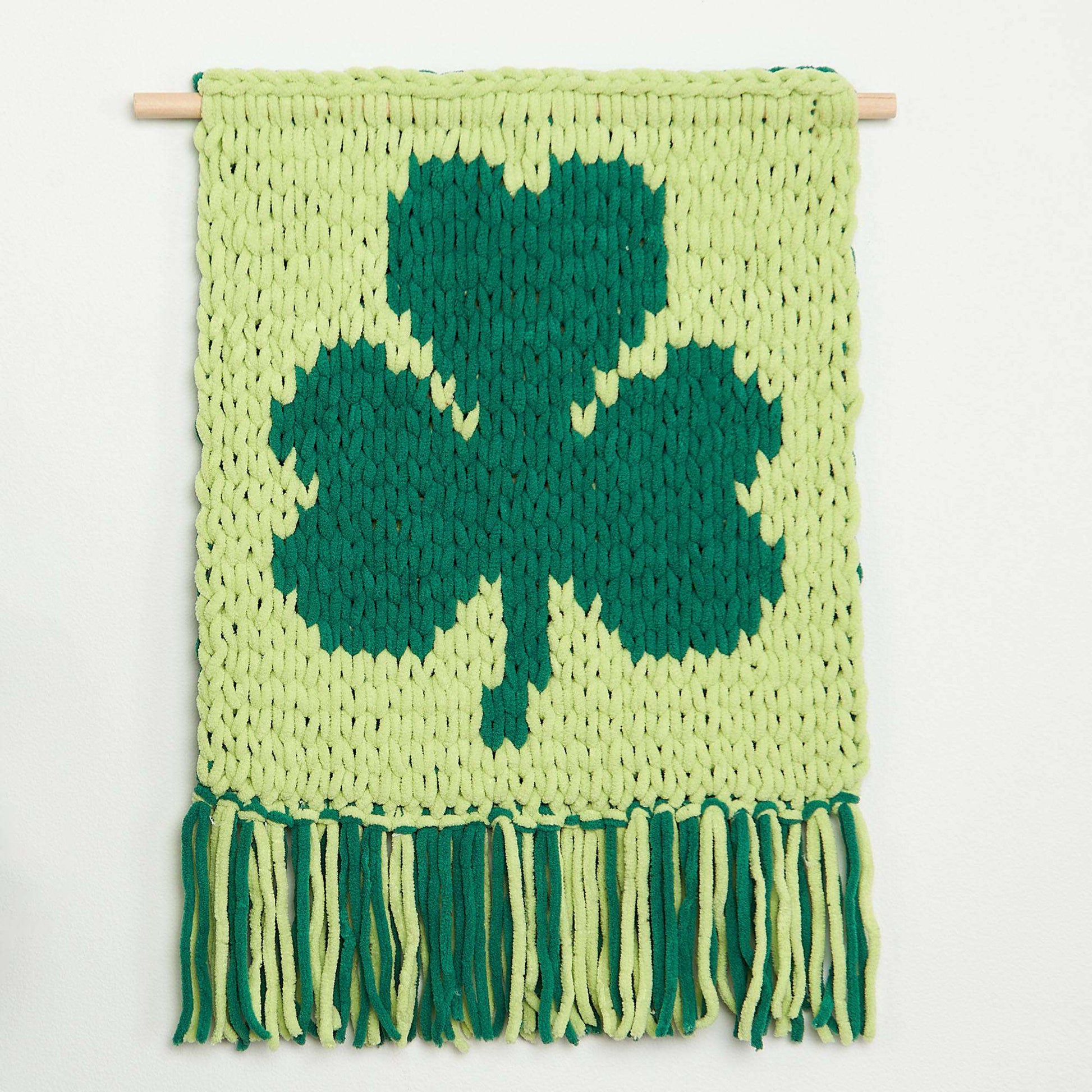 Free Beginner Bernat EZ Graph It Shamrock Wall Hanging Craft Pattern | Yarnspirations