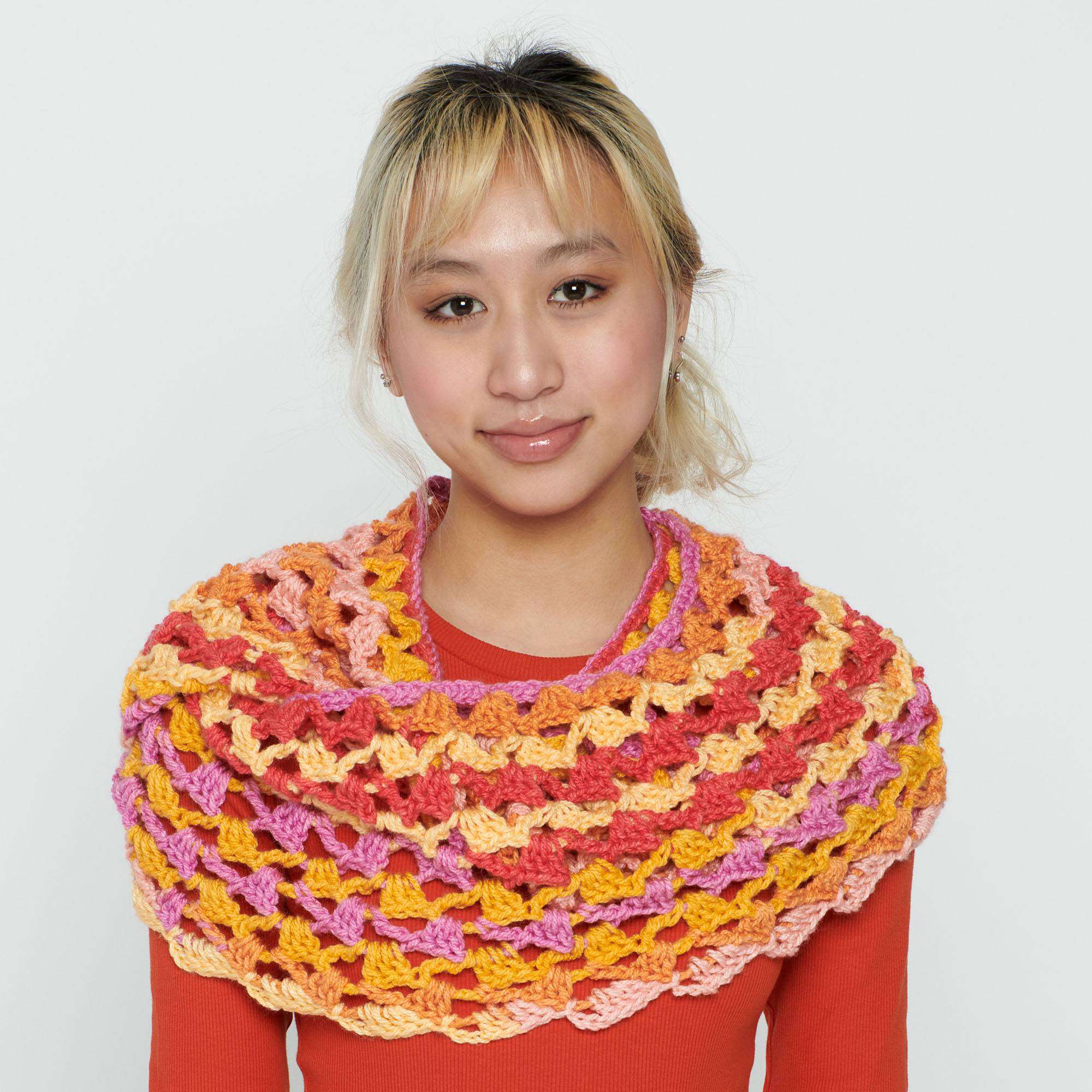 Free Easy Caron Cinnamon Swirl Cowl Crochet Pattern | Yarnspirations