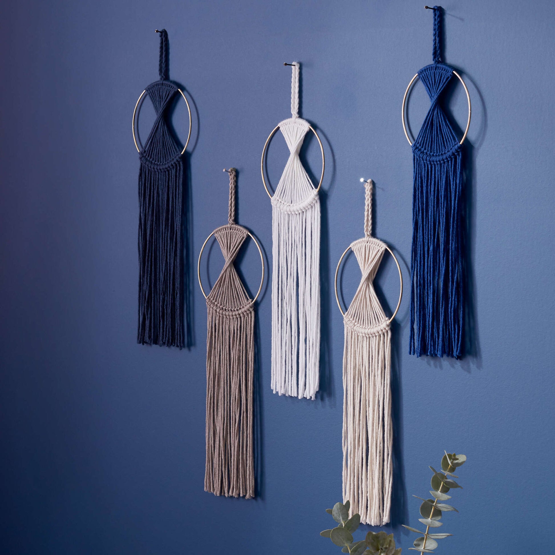 Free Easy Caron X Pantone Prismatic Wall Hanging Crochet Pattern ...