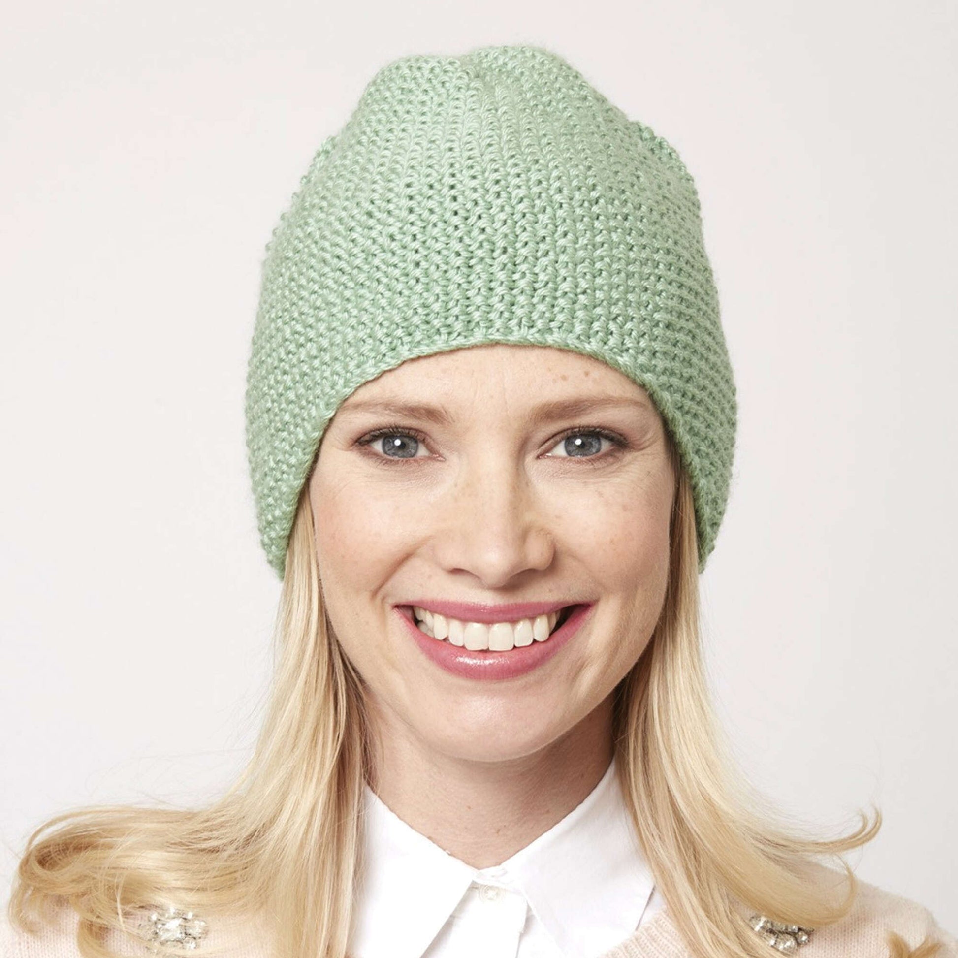 Free Beginner Caron Seed Stitch Beanie Knitting Pattern | Yarnspirations