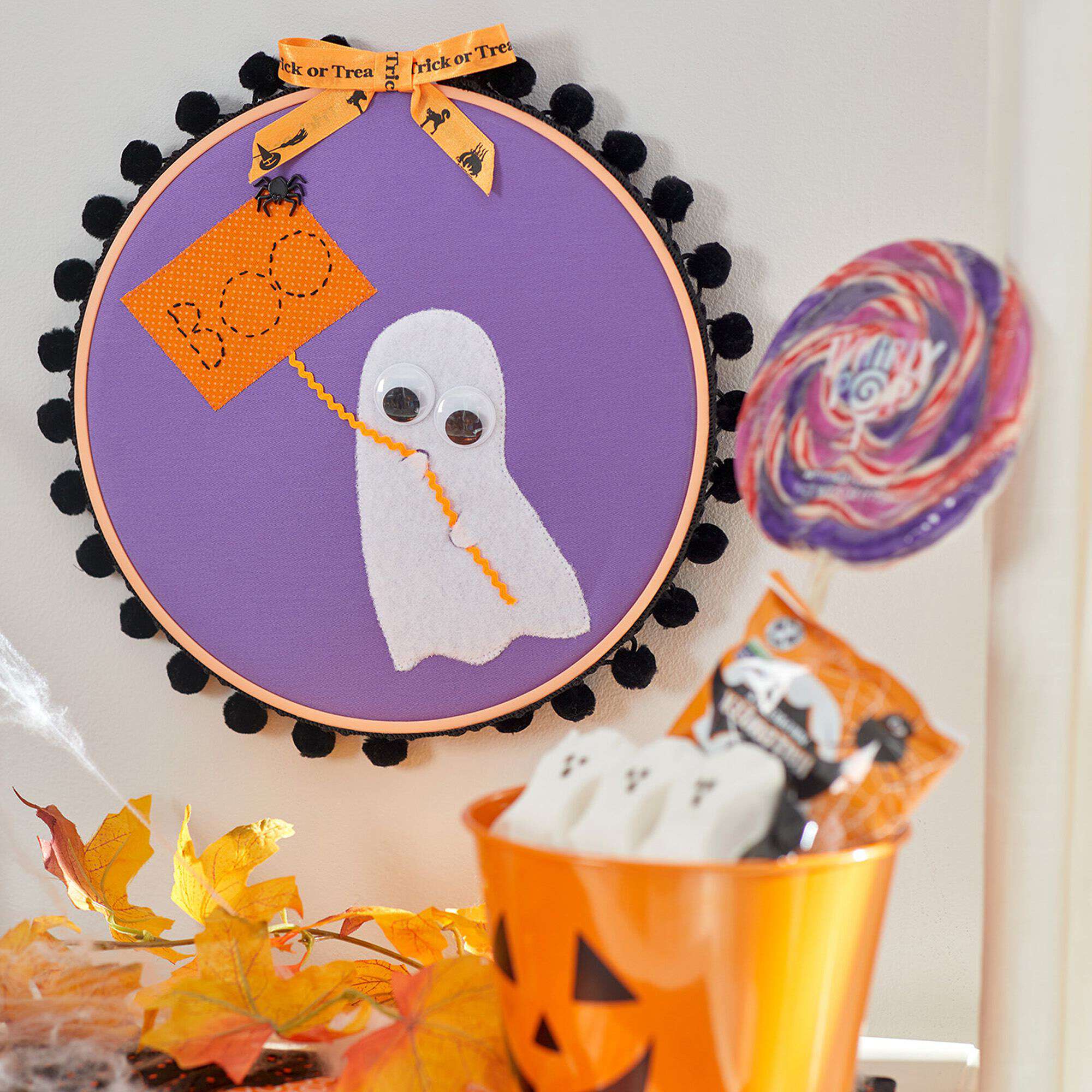 Free Beginner Coats & Clark Halloween Hoopla Craft Pattern | Yarnspirations