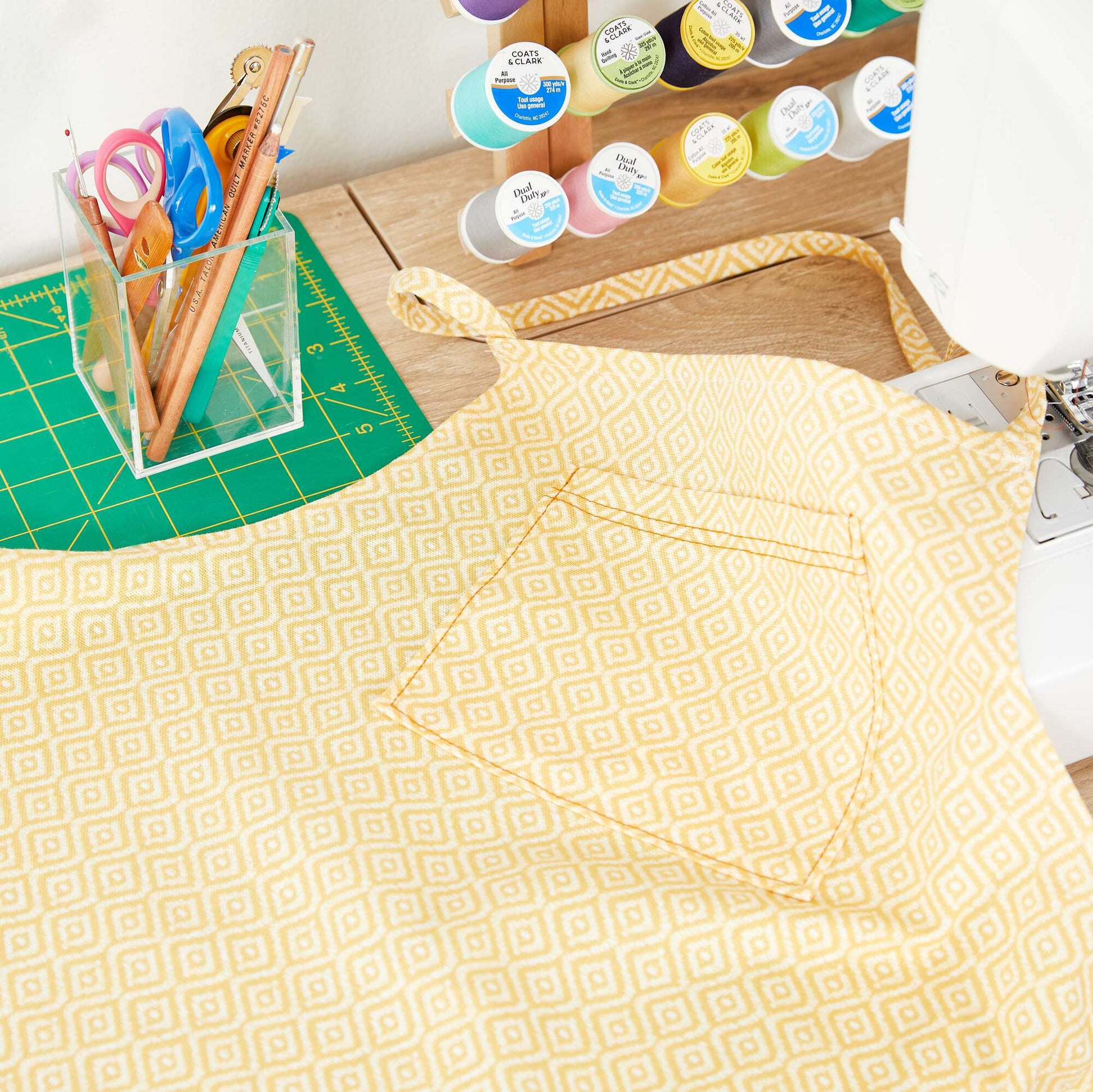 Free Beginner Coats & Clark Awesome Apron Sewing Pattern | Yarnspirations