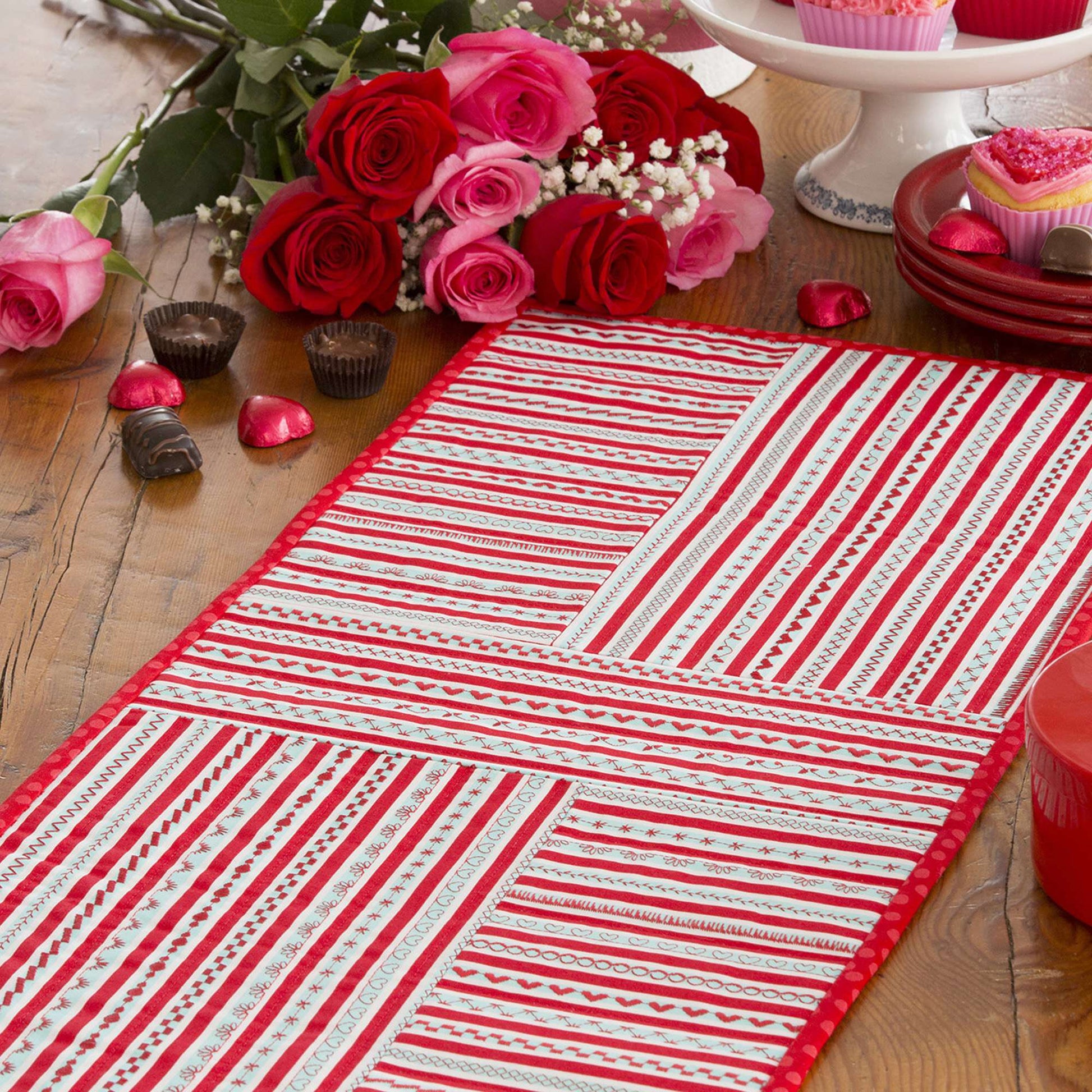 Free Coats & Clark Valentine Table Runner Sewing Pattern | Yarnspirations