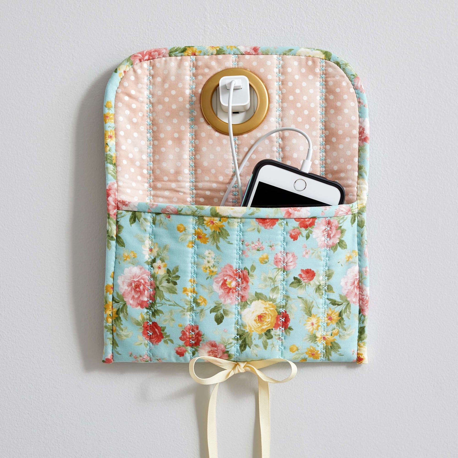 Free Beginner Coats & Clark Clever Travel Case for Tech Devices ...