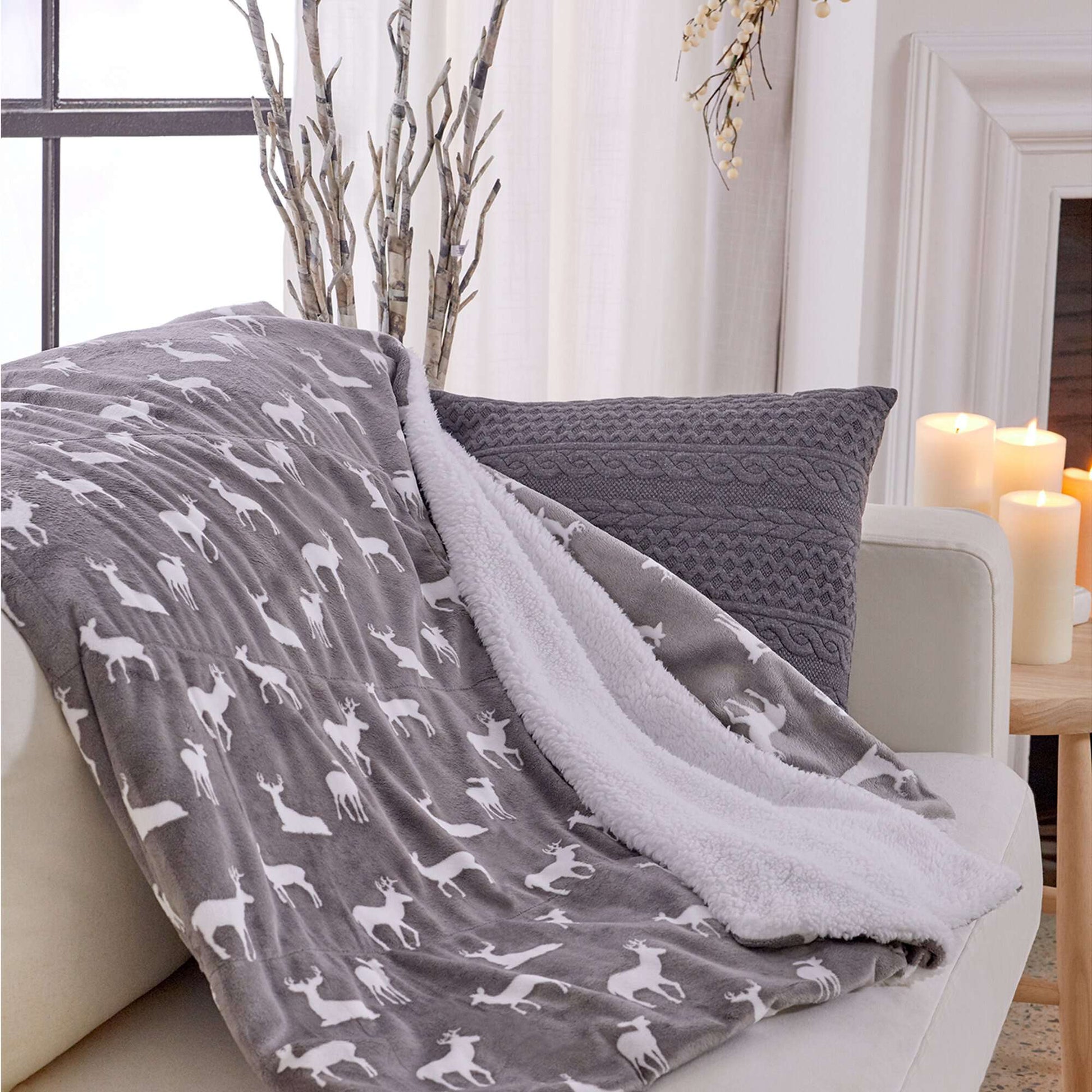 Free Coats & Clark Cuddle Up Throw Quilting Pattern | Yarnspirations