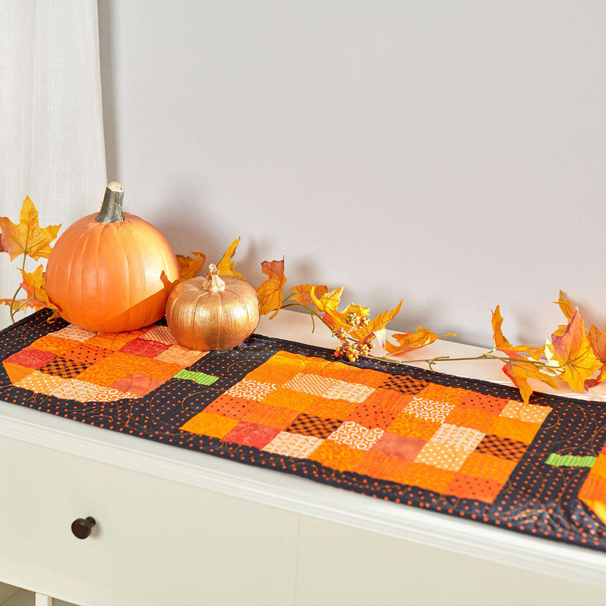 Free Coats & Clark Halloween Table Runner- patchwork pumpkin Quilting ...