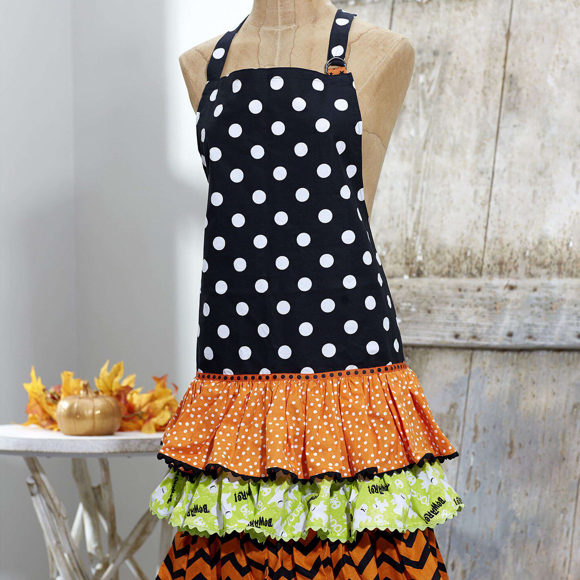 Free Beginner Coats & Clark Ruffled Halloween Party Apron Sewing ...