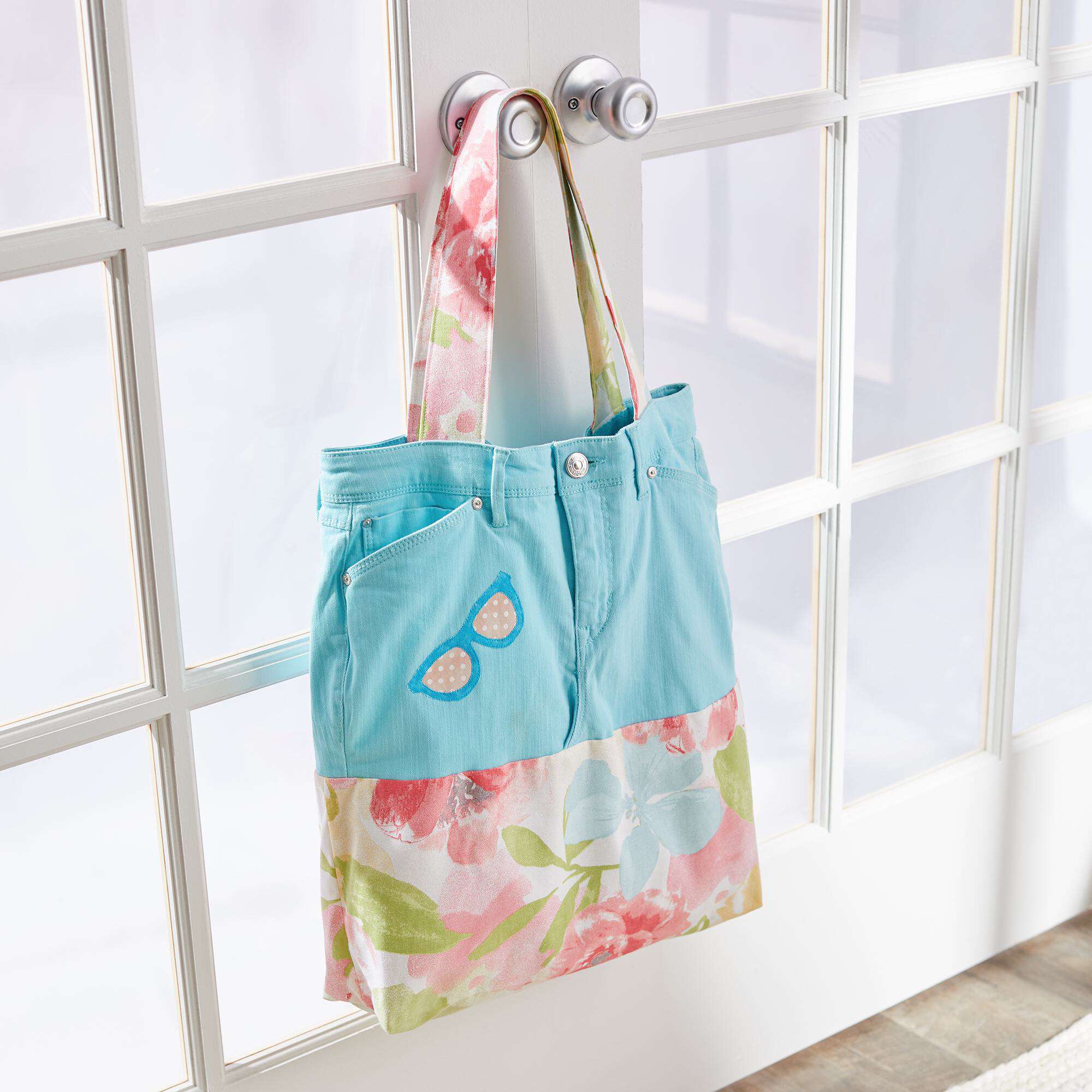 Free Easy Coats & Clark Summery Jeans Tote Sewing Pattern | Yarnspirations