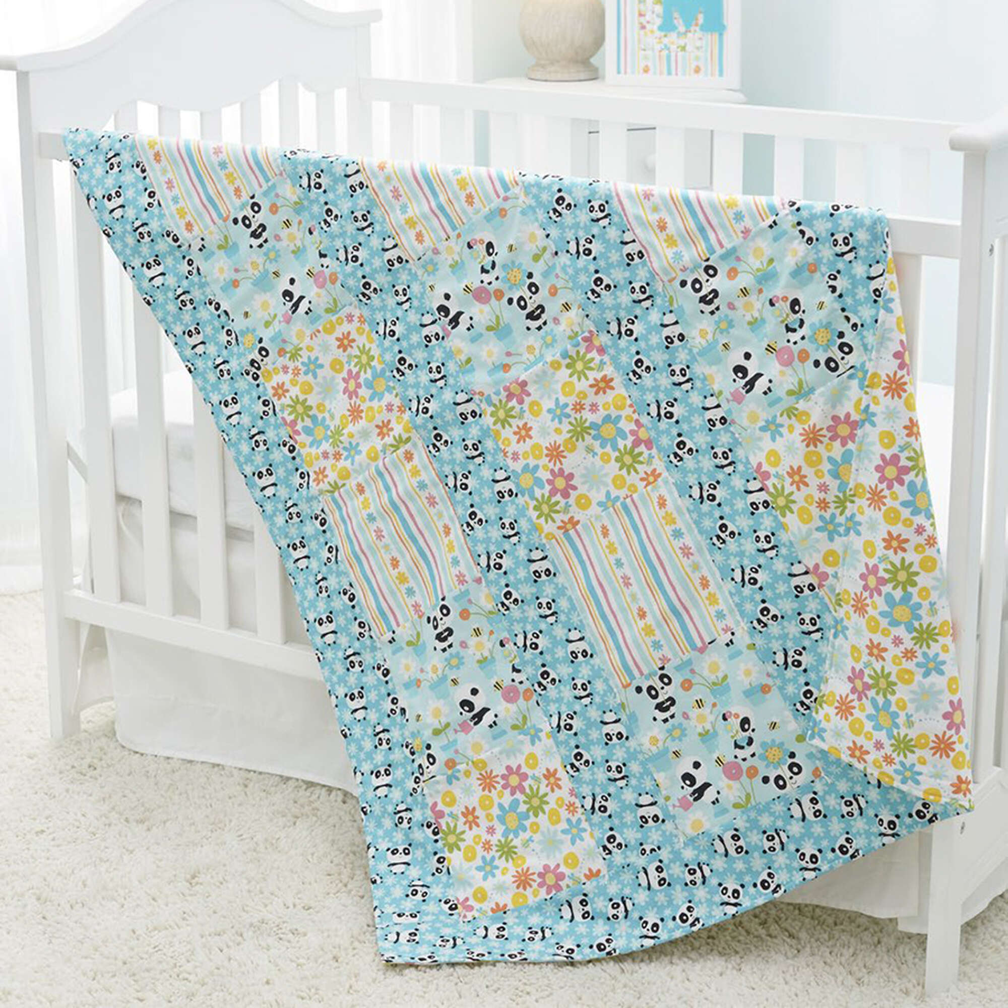 Free Beginner Coats & Clark Ups-a-Daisy Panda Baby Quilt Sewing Pattern ...