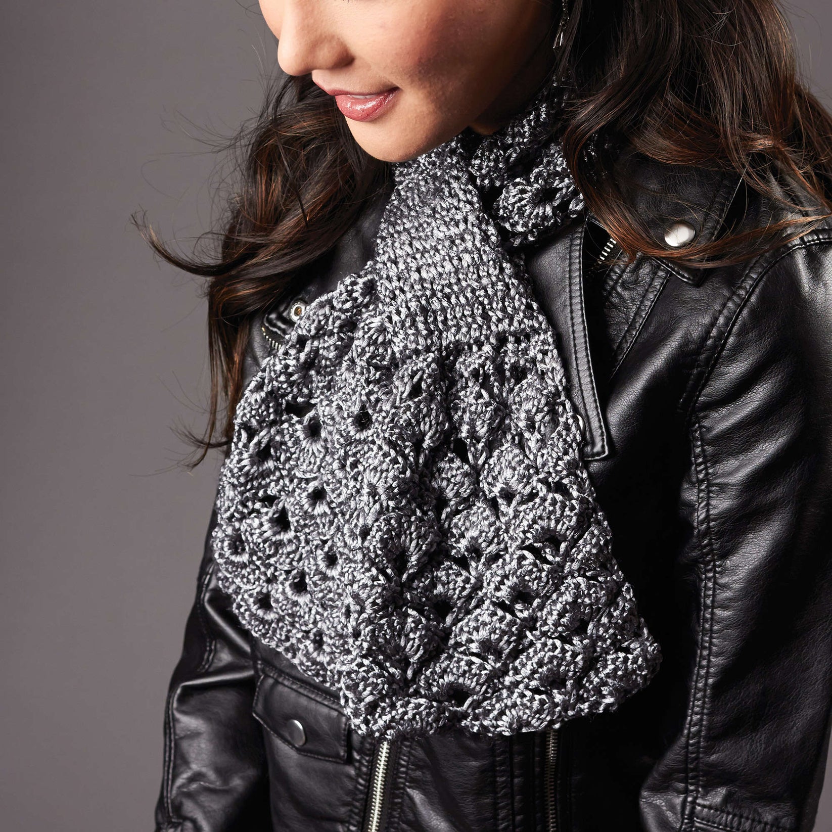 Free Patons Silver Screen Hat & Scarf Set Crochet Pattern | Yarnspirations