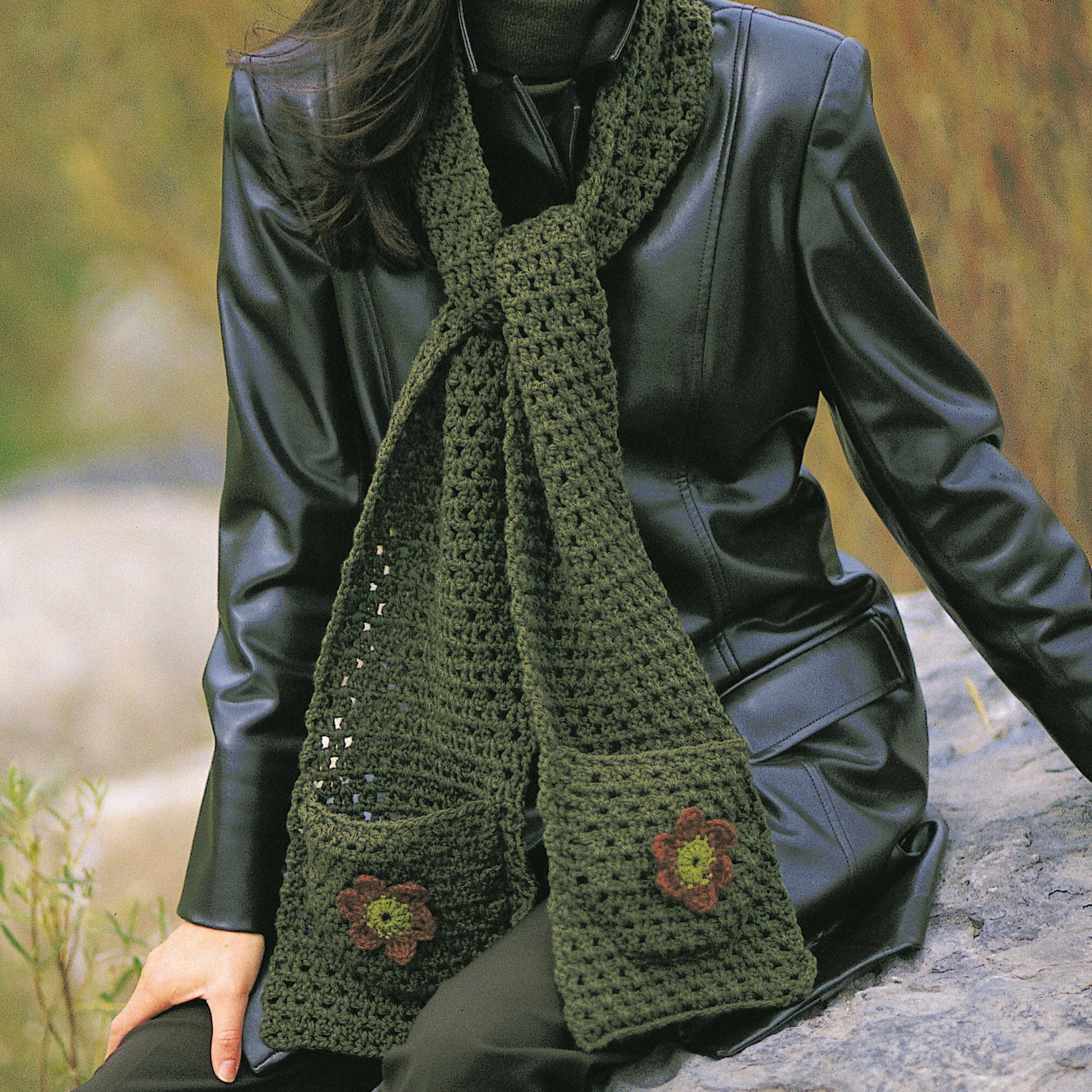 Free Easy Patons Applique Kerchief & Scarf Crochet Pattern | Yarnspirations