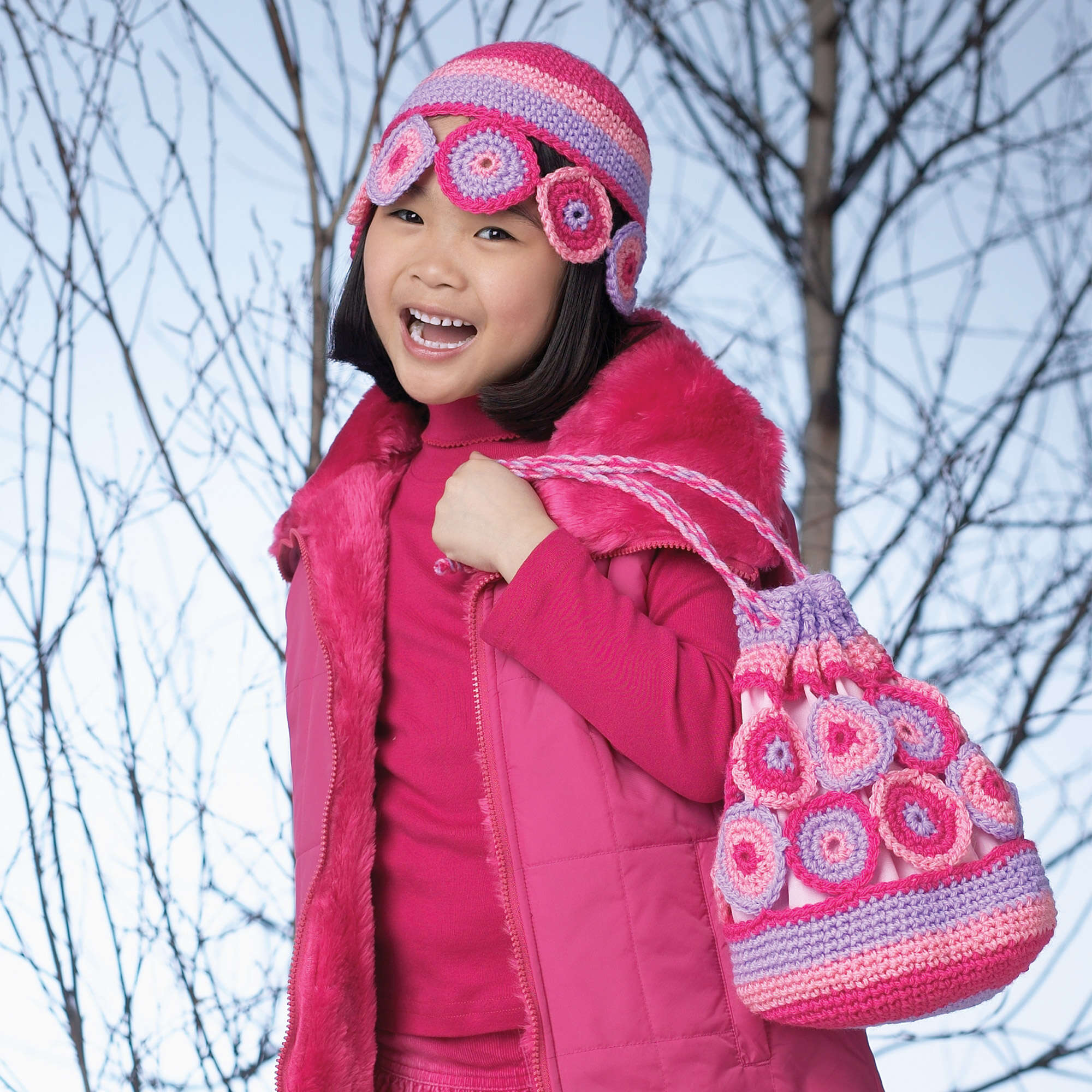 Free Easy Patons Crazy Circles Cap & Carryall Crochet Pattern ...