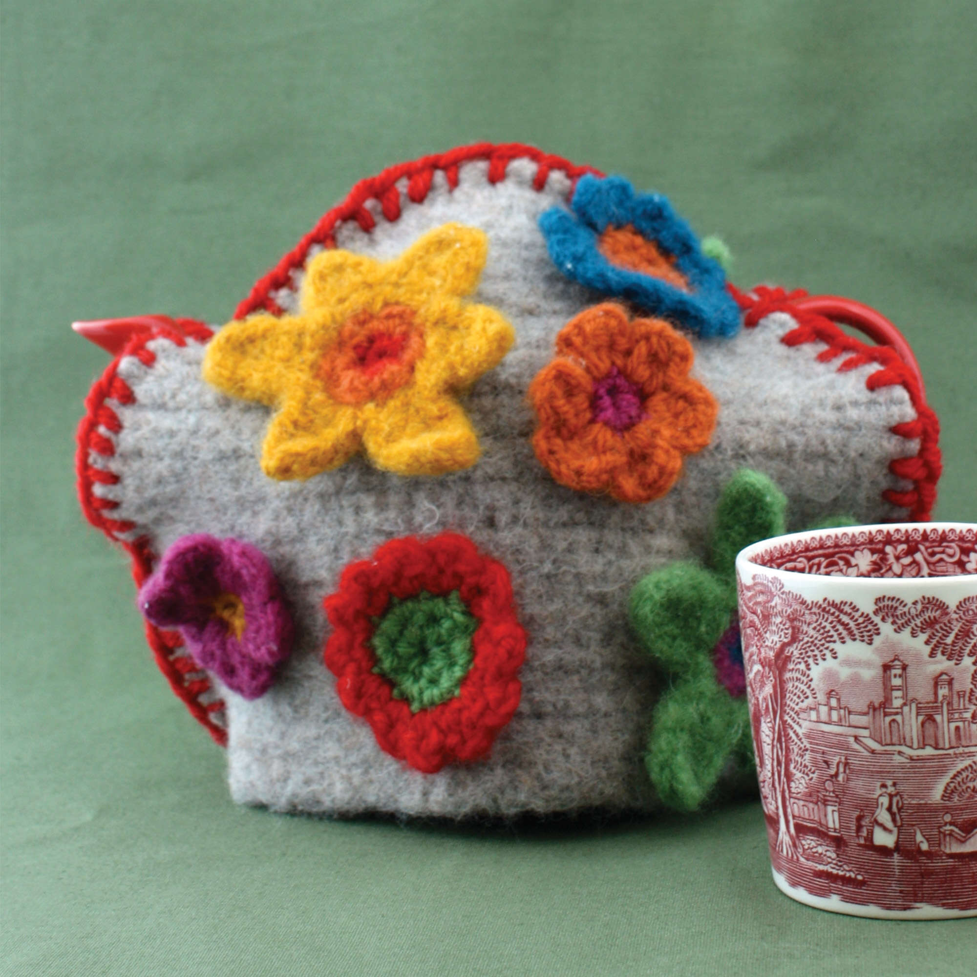 Free Easy Patons Felt & Flower Tea Cozy Crochet Pattern | Yarnspirations