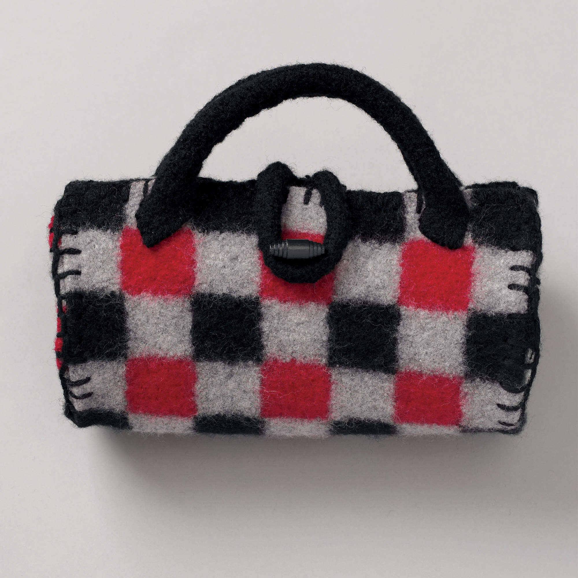 Free Patons Felted Buffalo Plaid Roll Bag Knitting Pattern | Yarnspirations