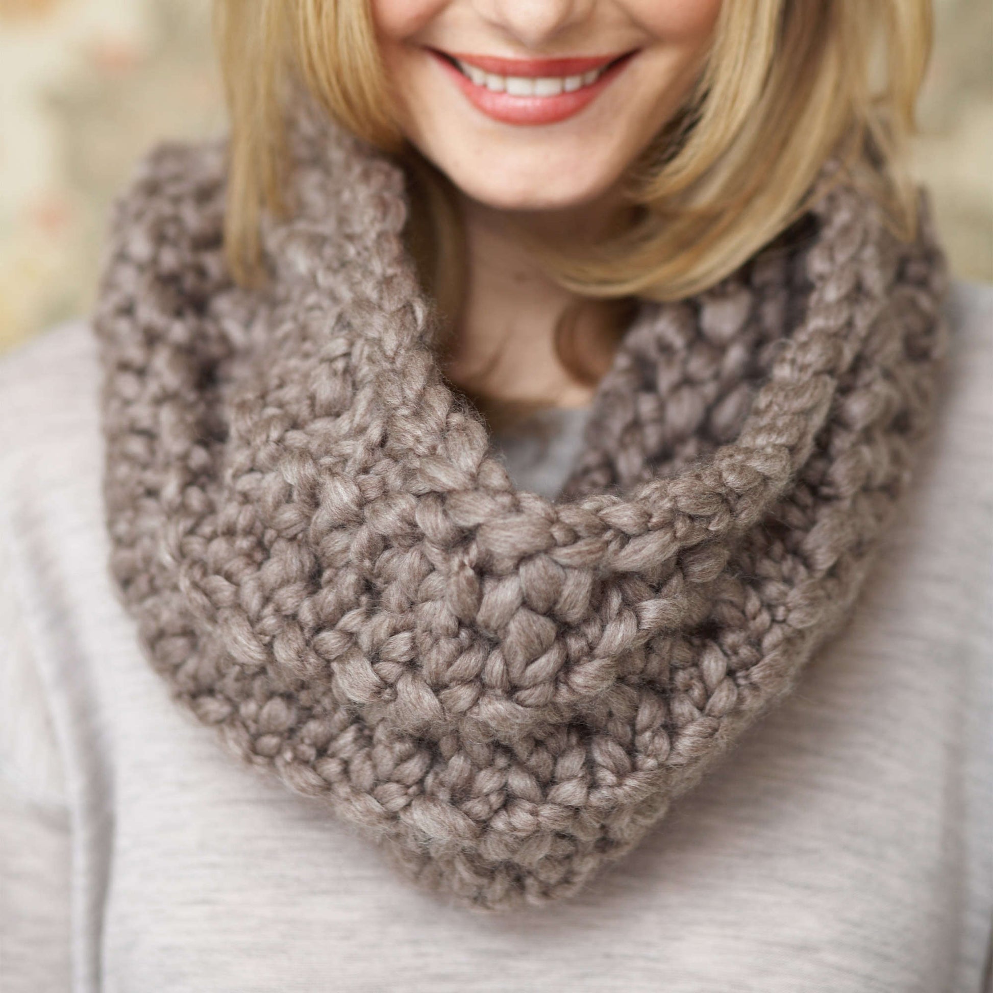 Free Easy Patons Twirling Cowl Knitting Pattern | Yarnspirations