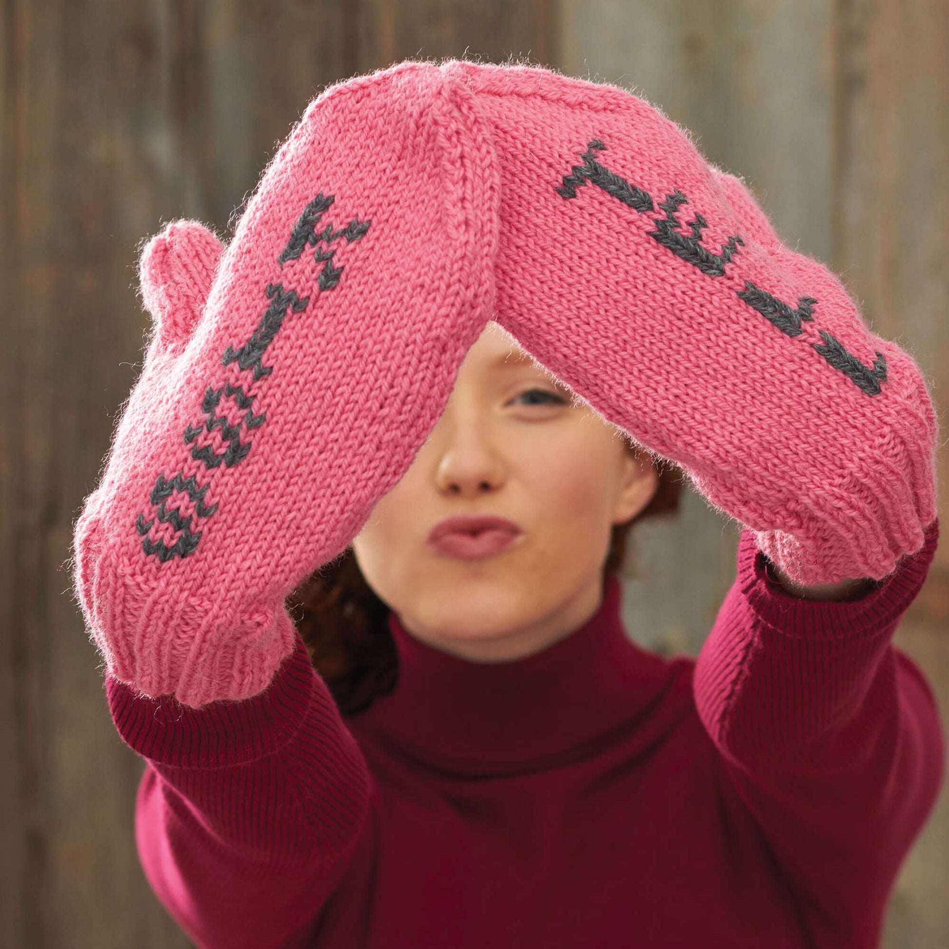 Free Easy Patons Kiss & Tell Mittens Knitting Pattern | Yarnspirations