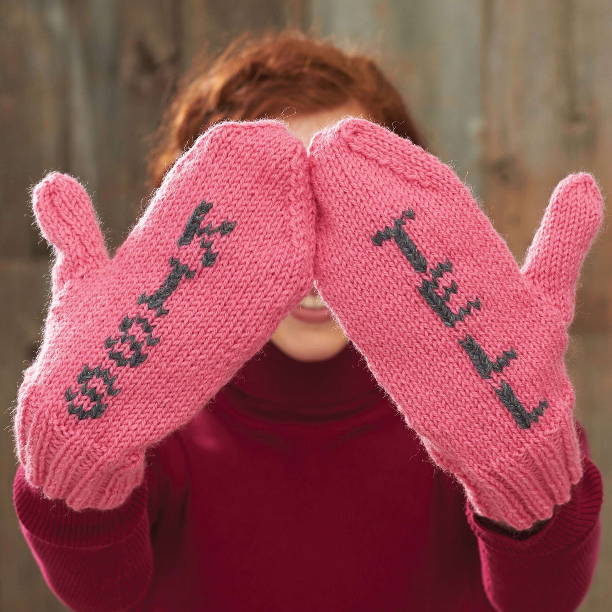 Free Easy Patons Kiss & Tell Mittens Knitting Pattern | Yarnspirations