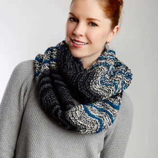 Free Easy Patons Infinity Waves Scarf Knitting Pattern | Yarnspirations