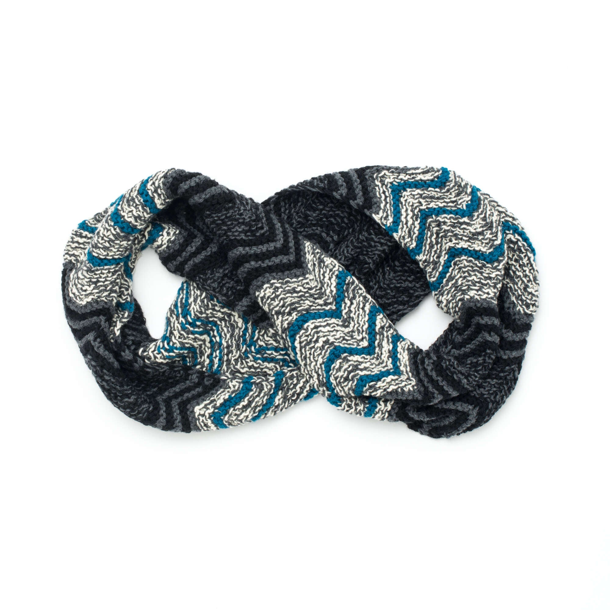 Free Easy Patons Infinity Waves Scarf Knitting Pattern | Yarnspirations