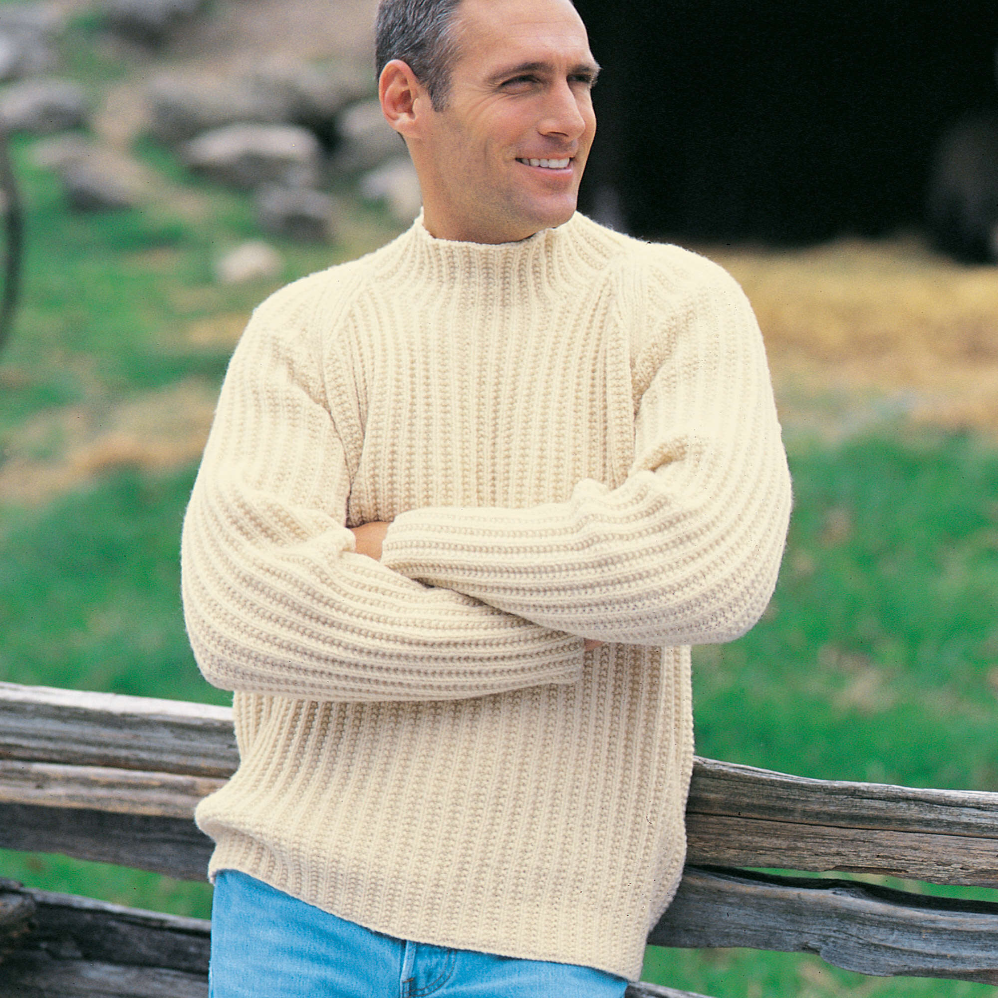 Free Patons Rugged Raglan Knitting Pattern | Yarnspirations