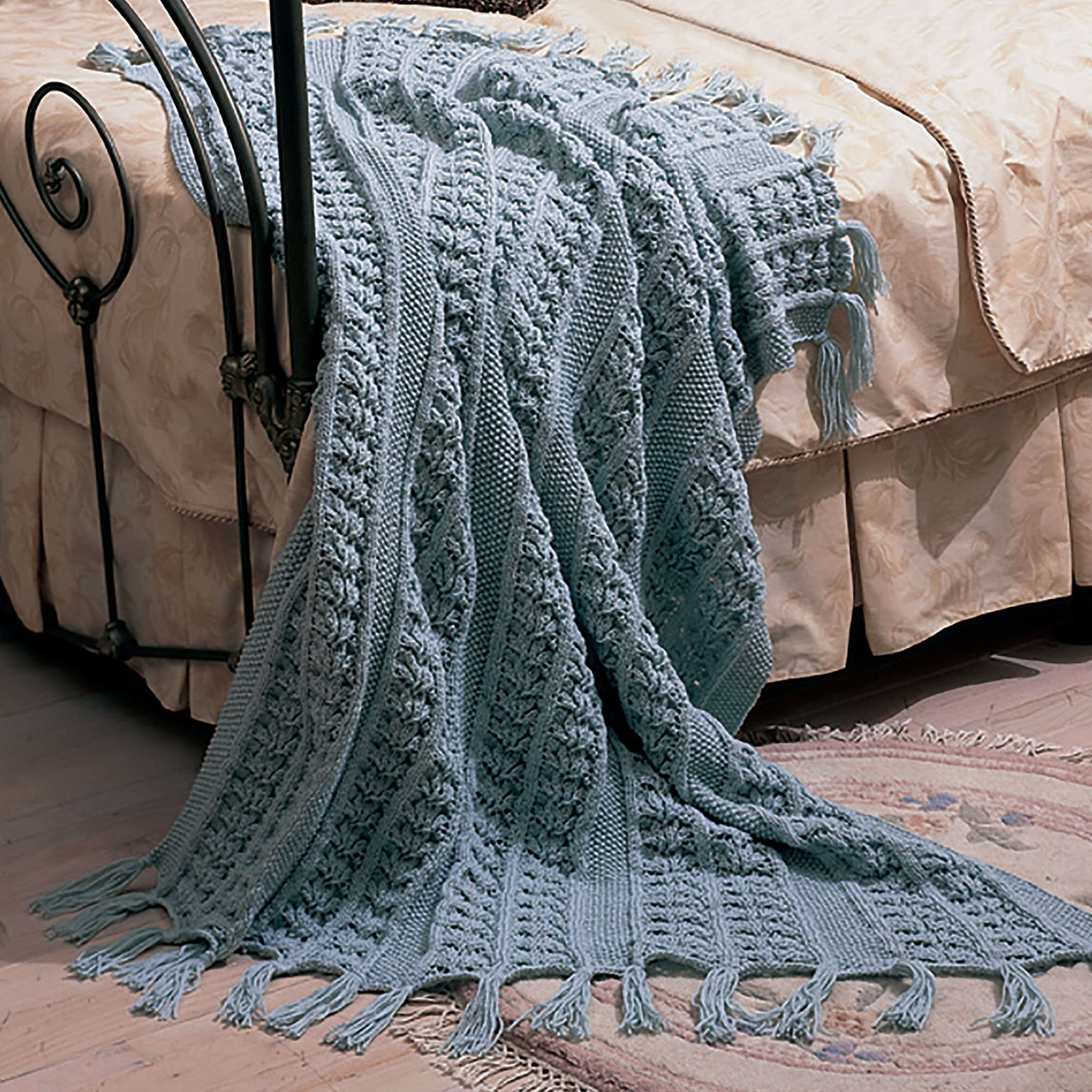 Free Patons Lacy Leaf Panels Knitting Pattern | Yarnspirations