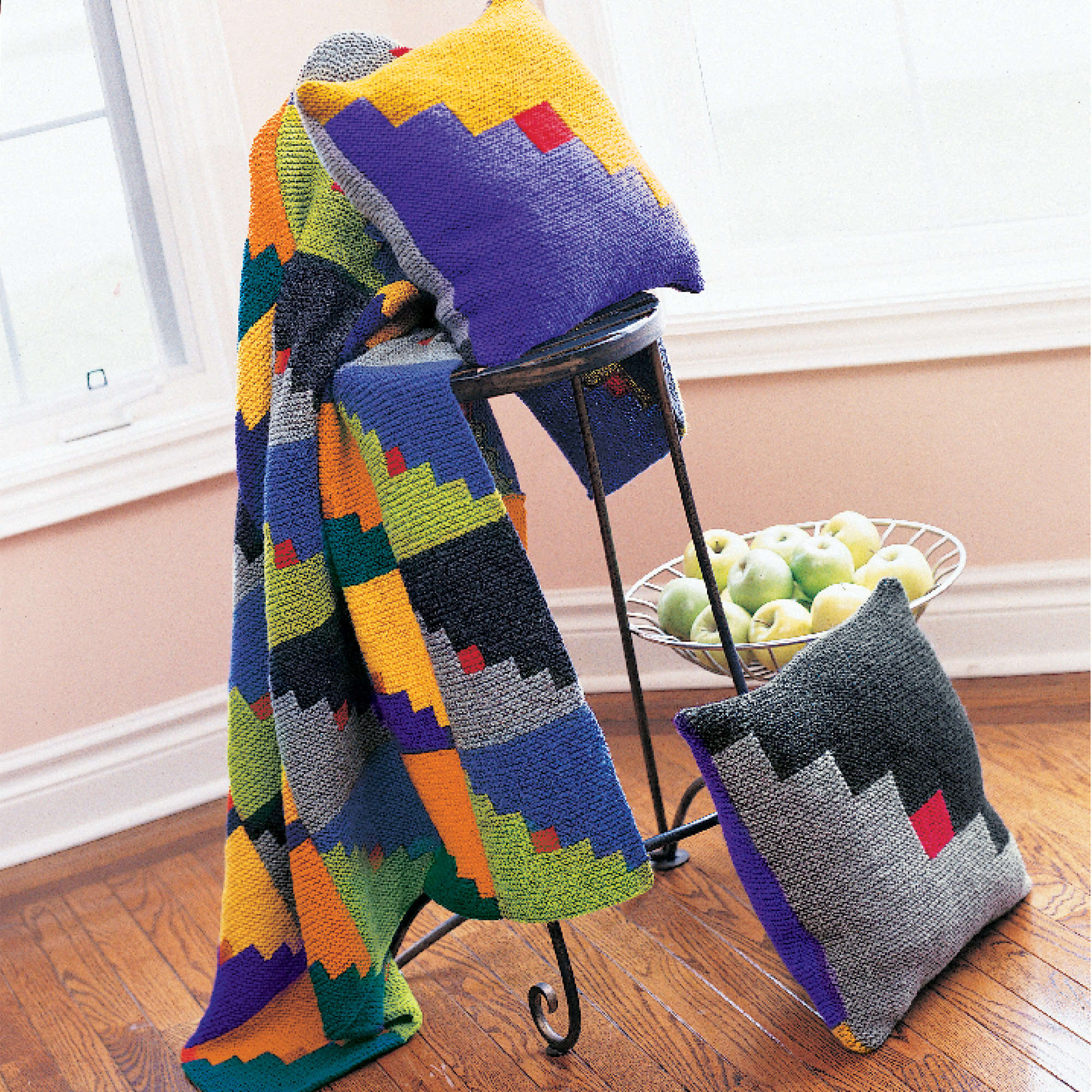 Free Easy Patons Graphic Blocks Knitting Pattern | Yarnspirations