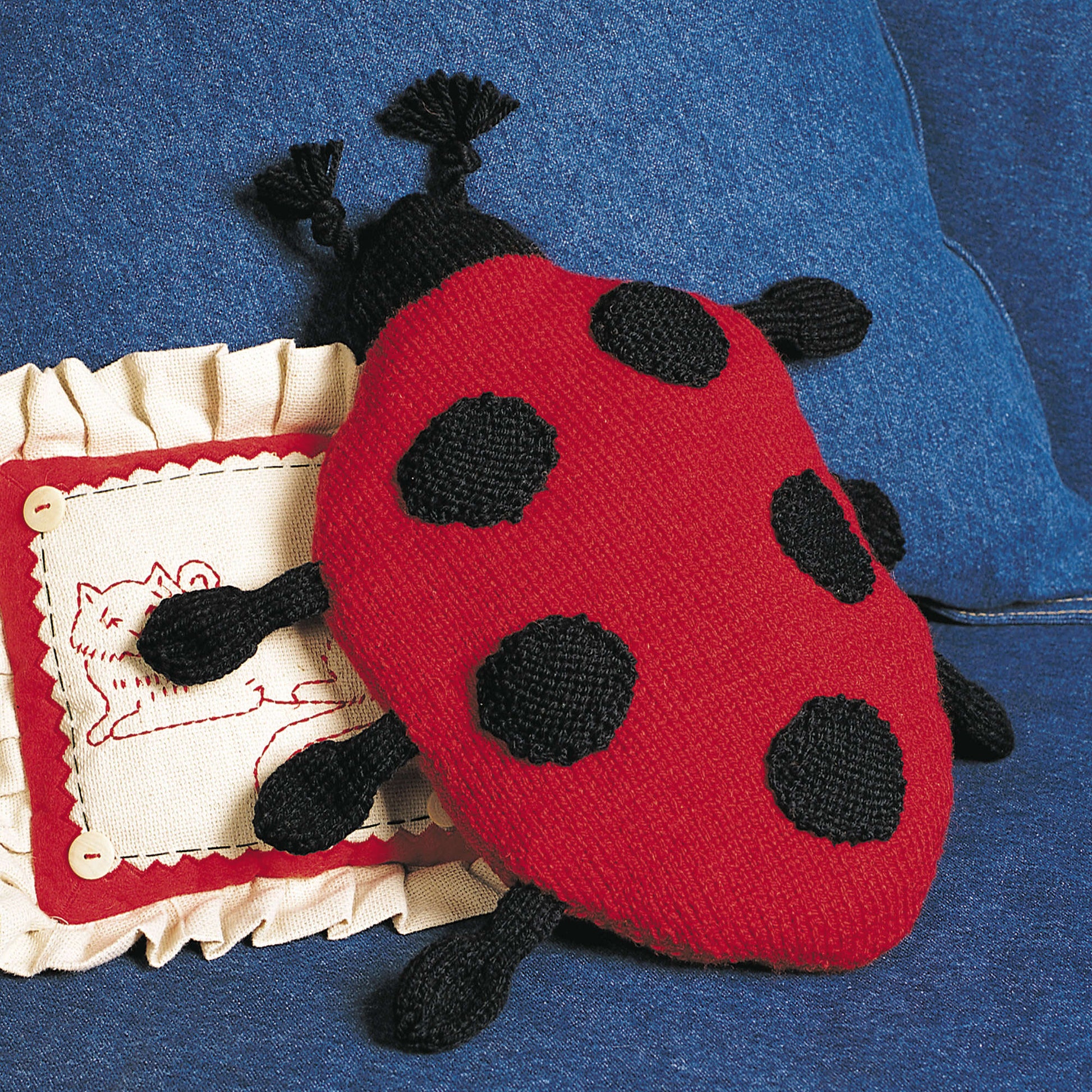 Free Easy Patons Ladybug Pillow Knitting Pattern | Yarnspirations