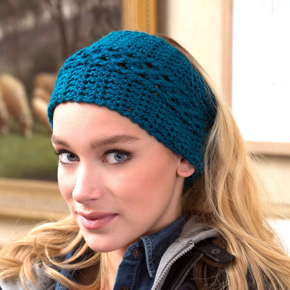 Free Red Heart Wide Vortex Headwarmer Crochet Pattern | Yarnspirations