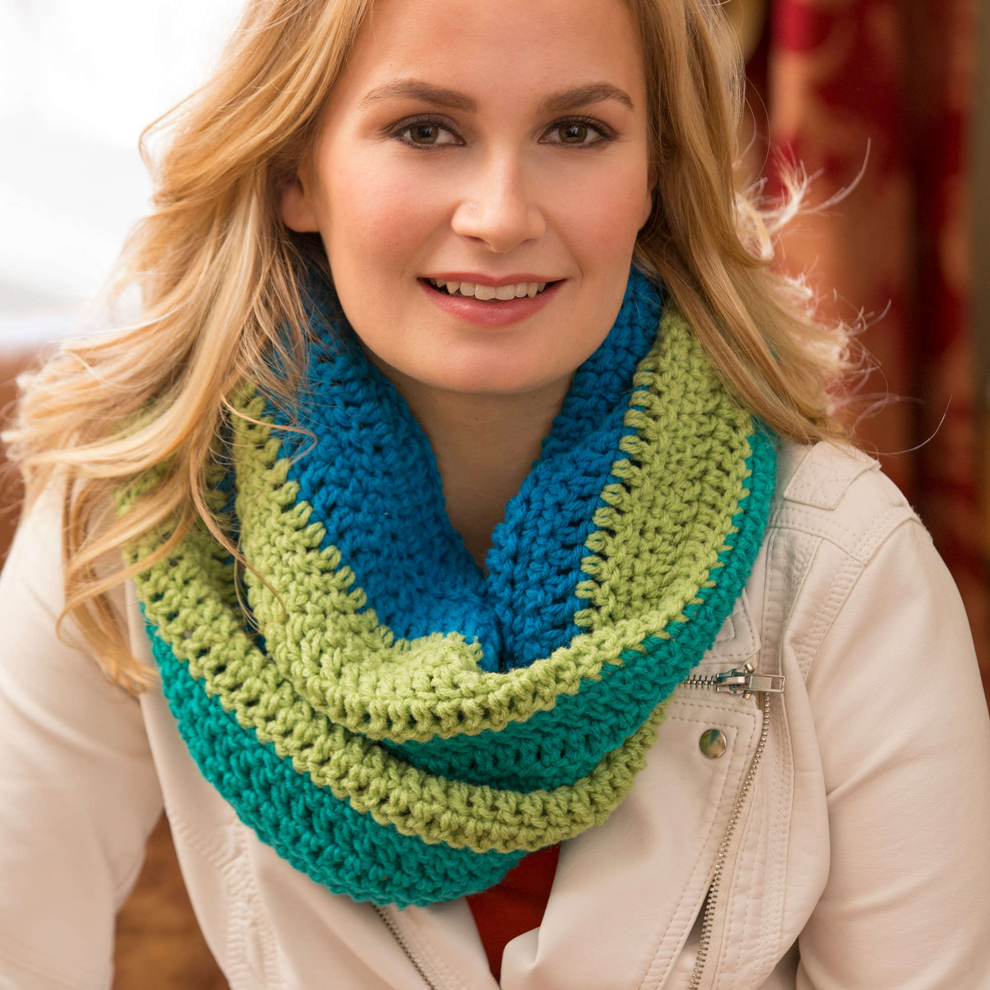 Free Easy Red Heart Paradise Infinity Cowl Crochet Pattern | Yarnspirations