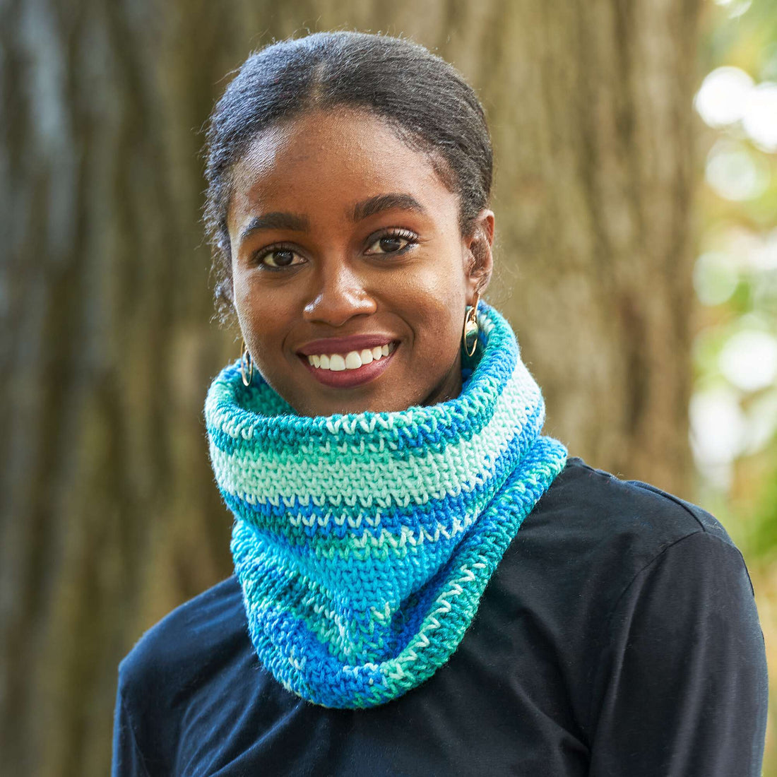 Free Easy Red Heart Color Block Smart Cowl Crochet Pattern | Yarnspirations