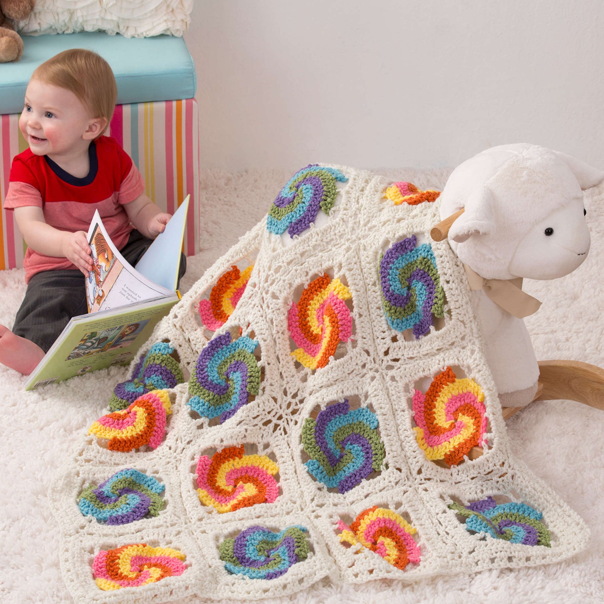 Red Heart Pinwheel Crochet Baby Blanket | Yarnspirations